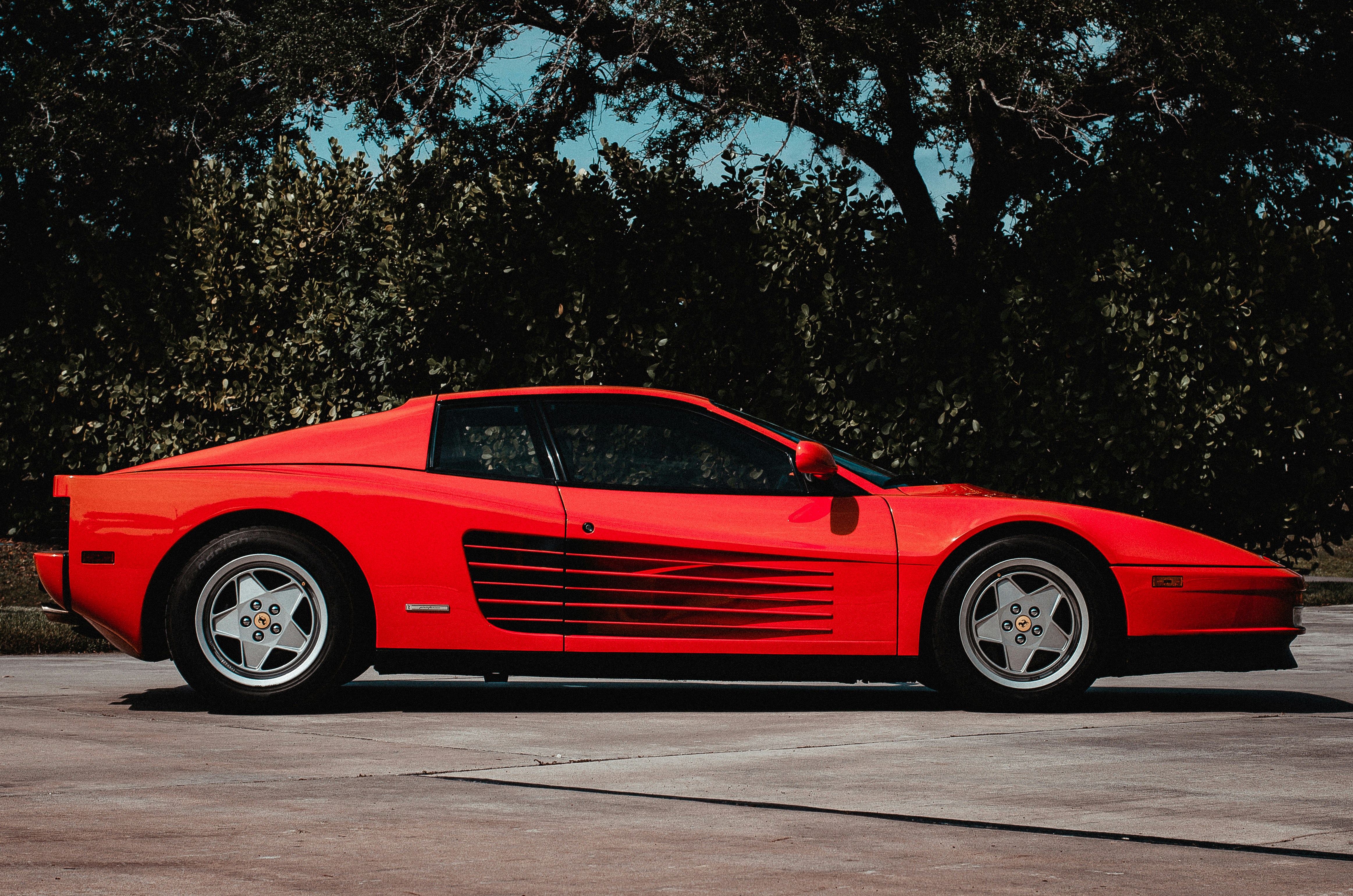 Ferrari Testarossa Photos | Télécharger des images gratuites sur Unsplash