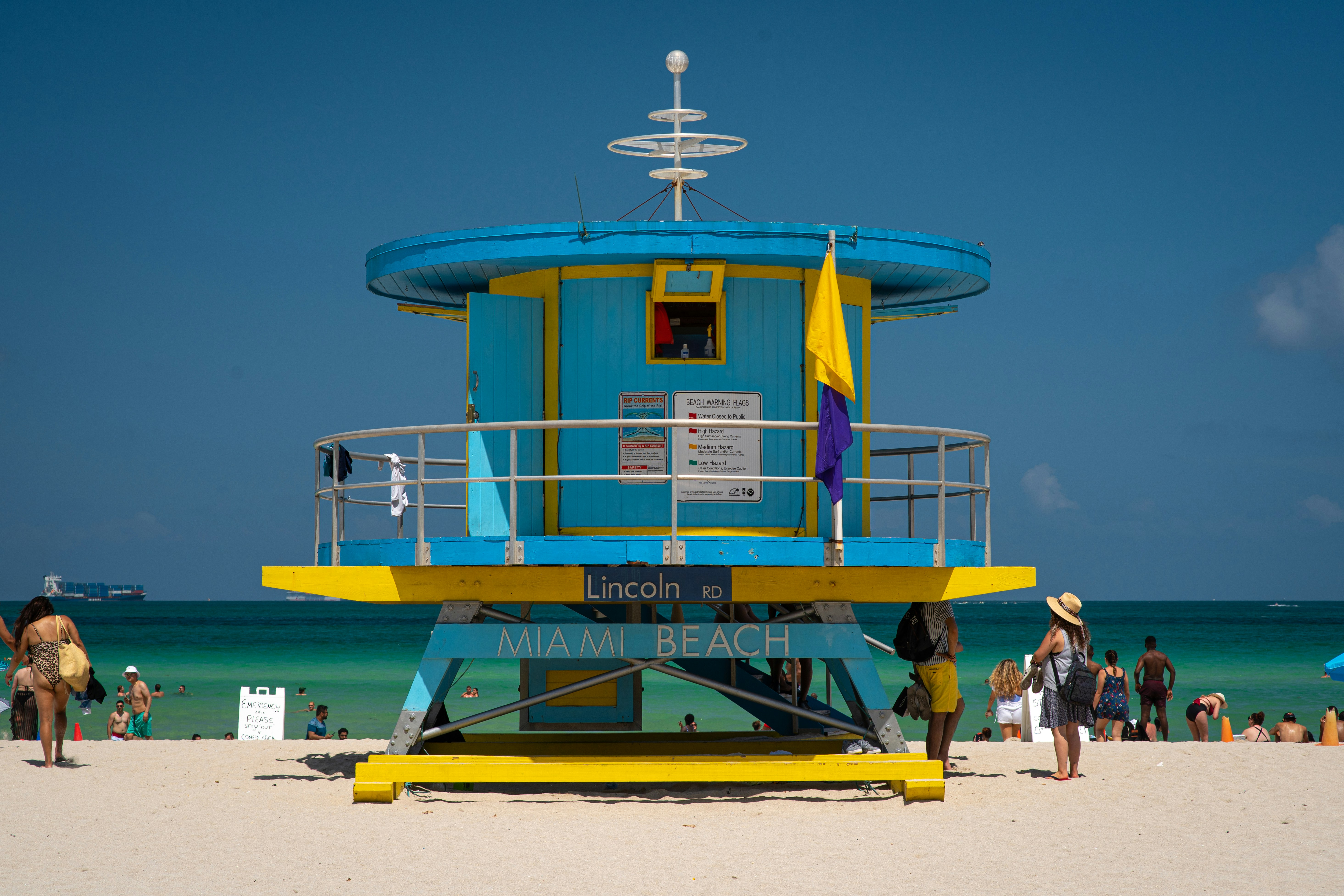 Azure Watchtower: Color-Block Lifeguard Post on Miami Beach
