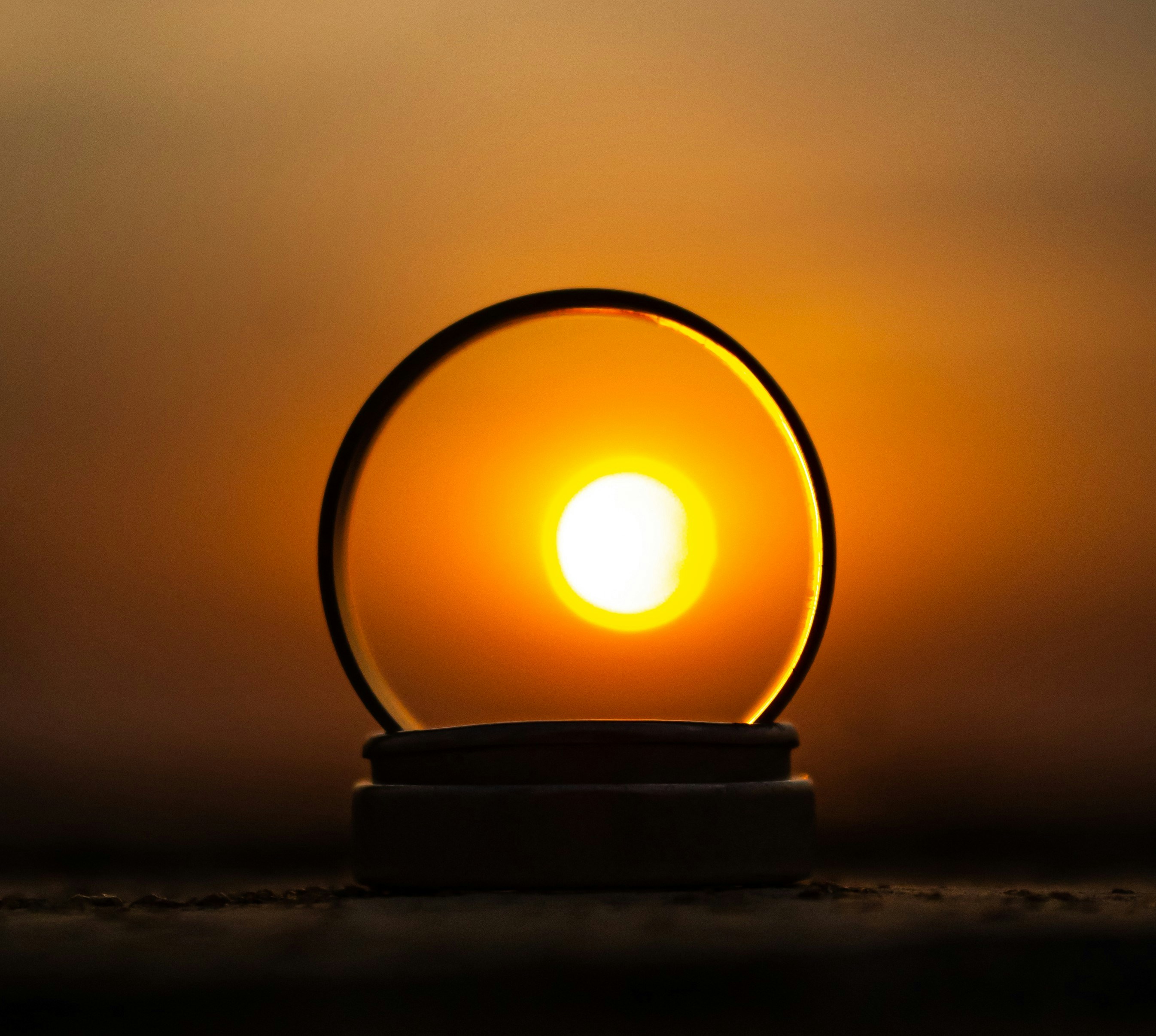Halo on a Ring: A Minimal Ring Light Encircling the Sun in the Sunset