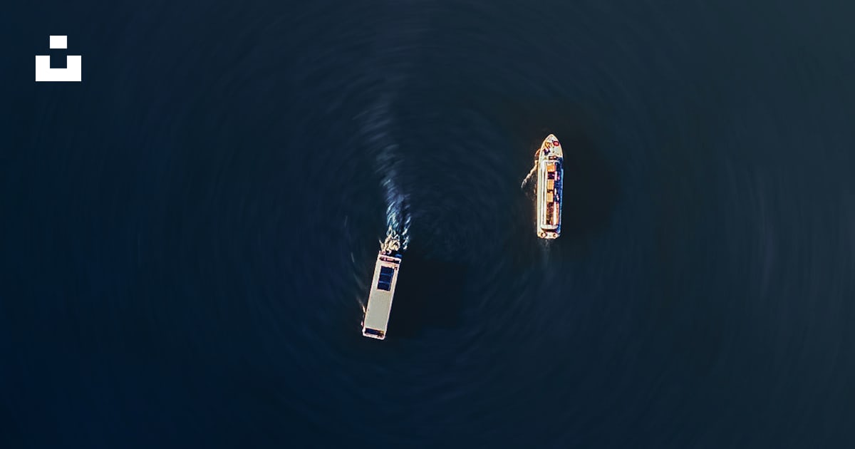 물 위에 떠 있는 두 척의 보트 사진 Unsplash의 무료 크라쿠프 이미지