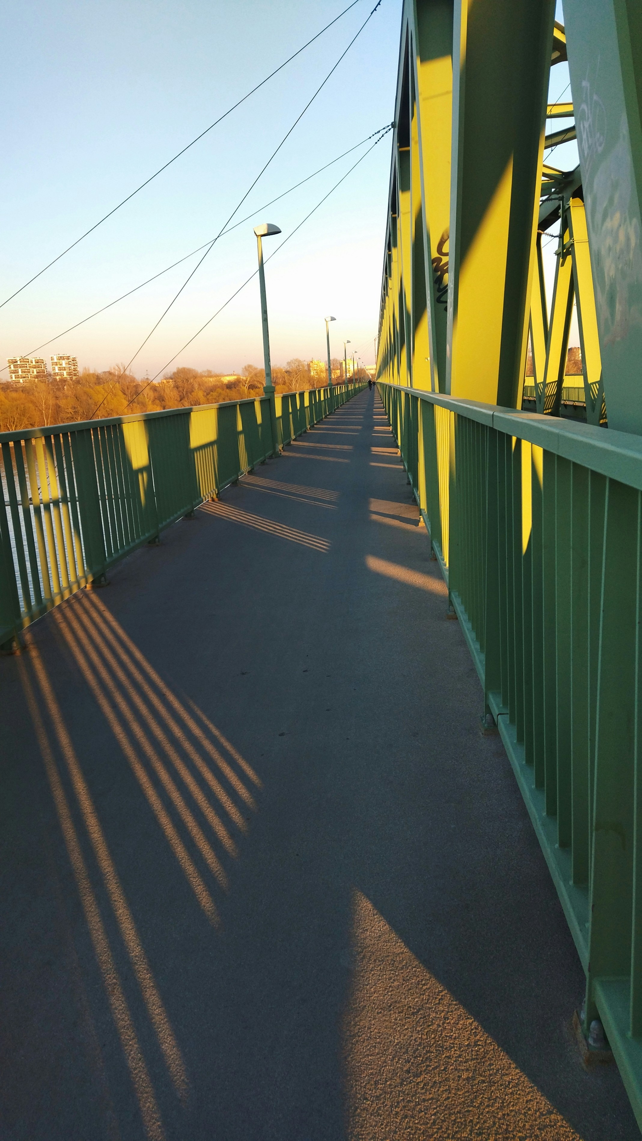 FOLDING FOOTBRIDGE DESIGN: A PROTOTYPE - Volume V Issue...