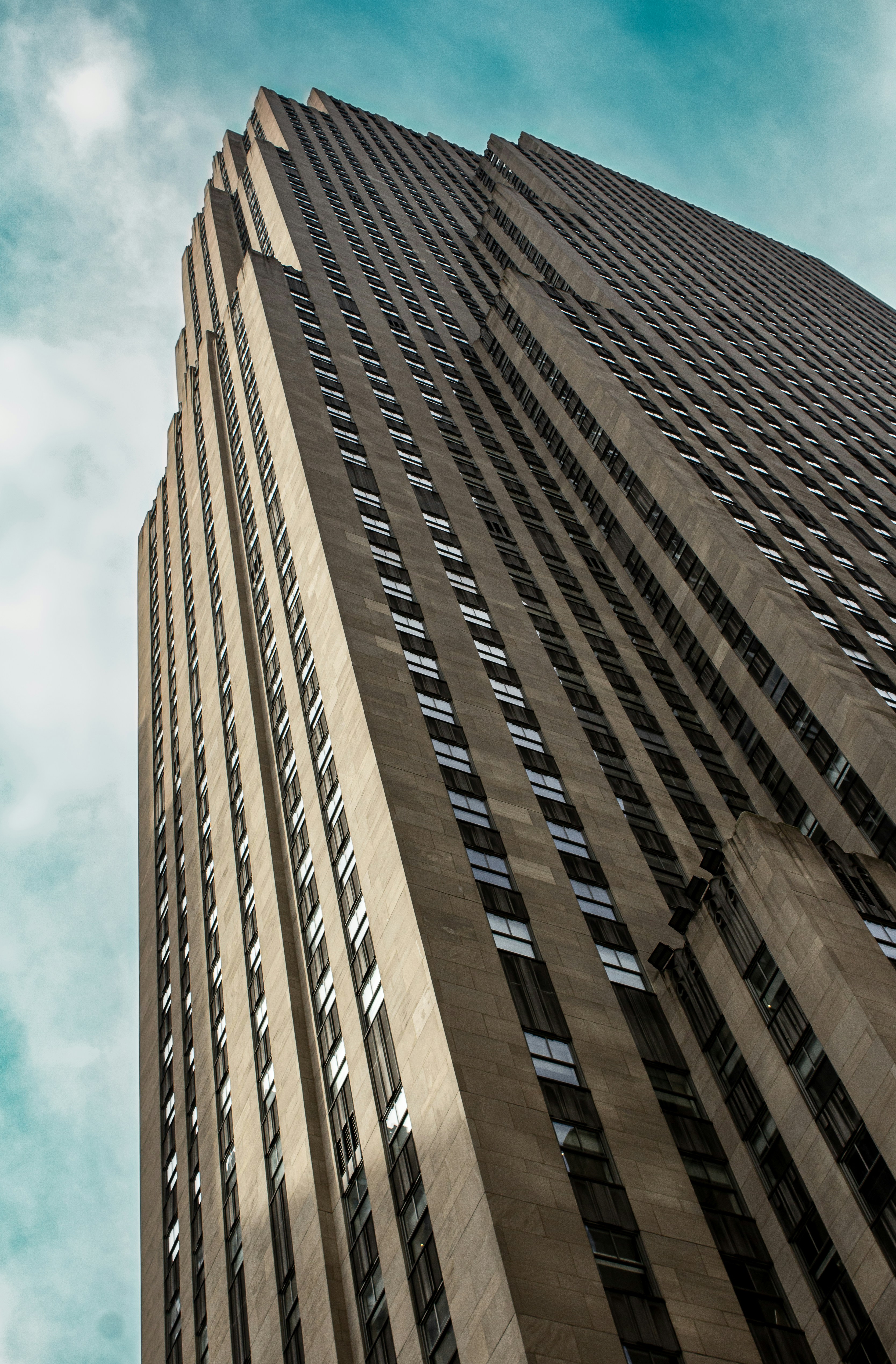 A very tall building with lots of windows photo – Free Rockefeller ...