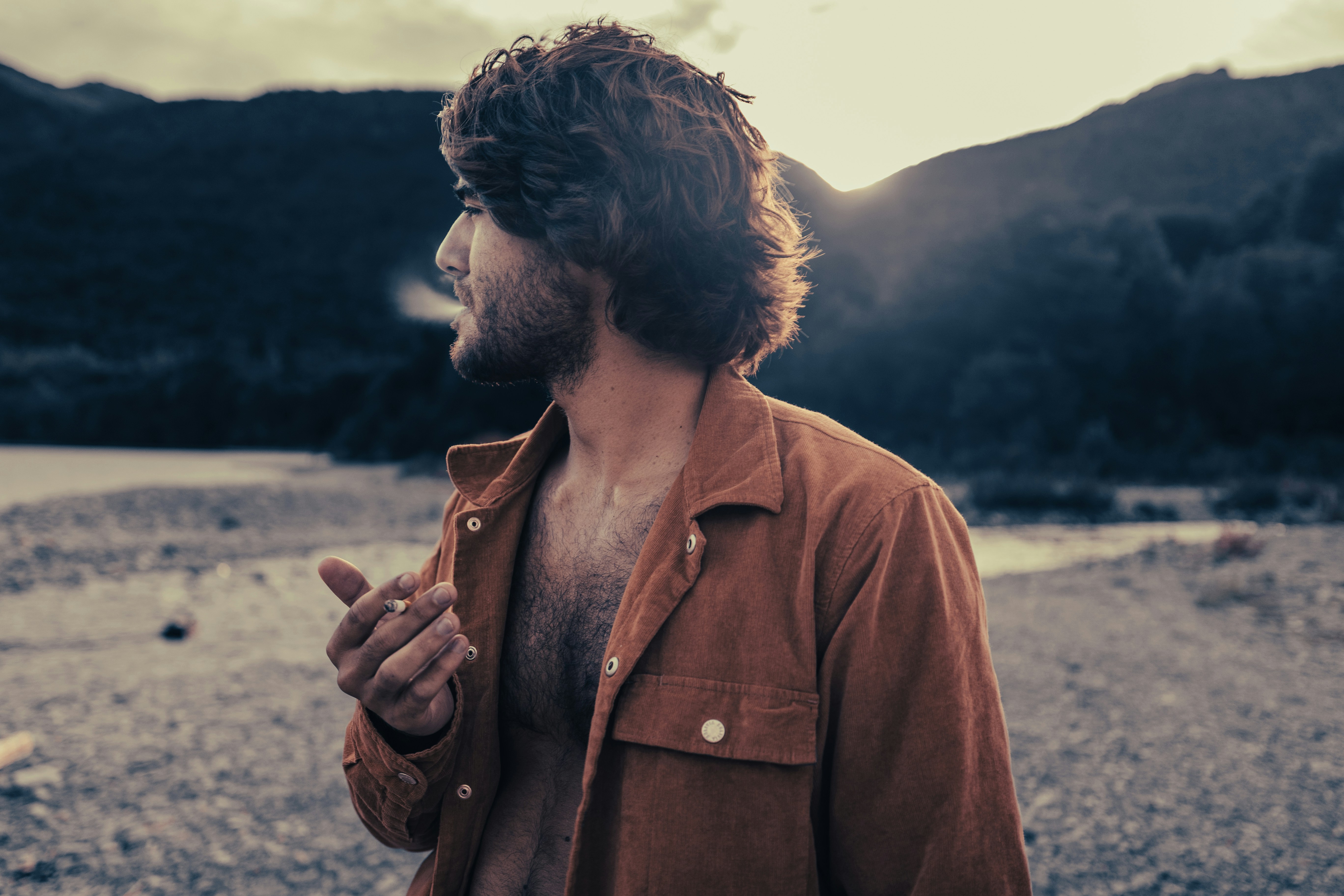 Un homme avec une barbe photo – Image gratuite de Gris sur Unsplash