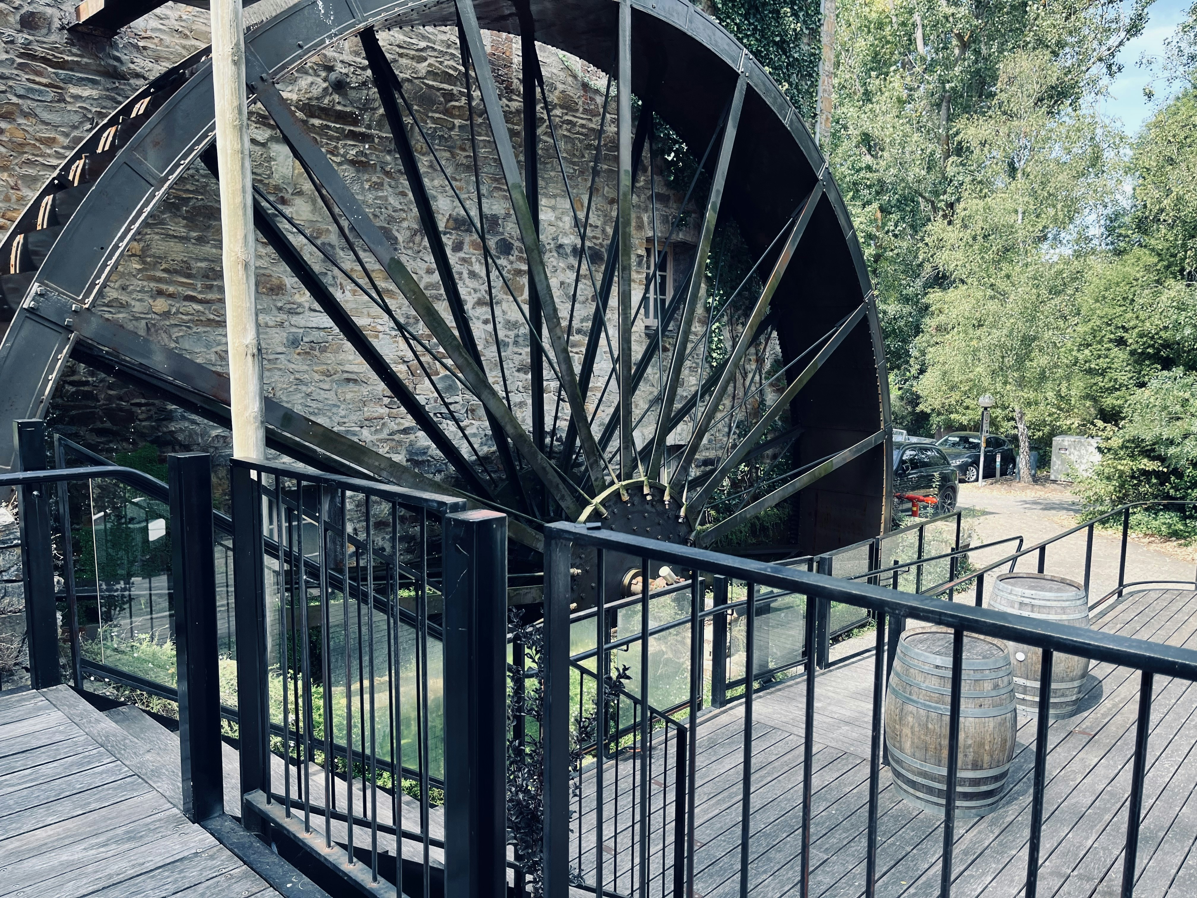 A bridge over a road photo – Free Bridgewater mill Image on Unsplash