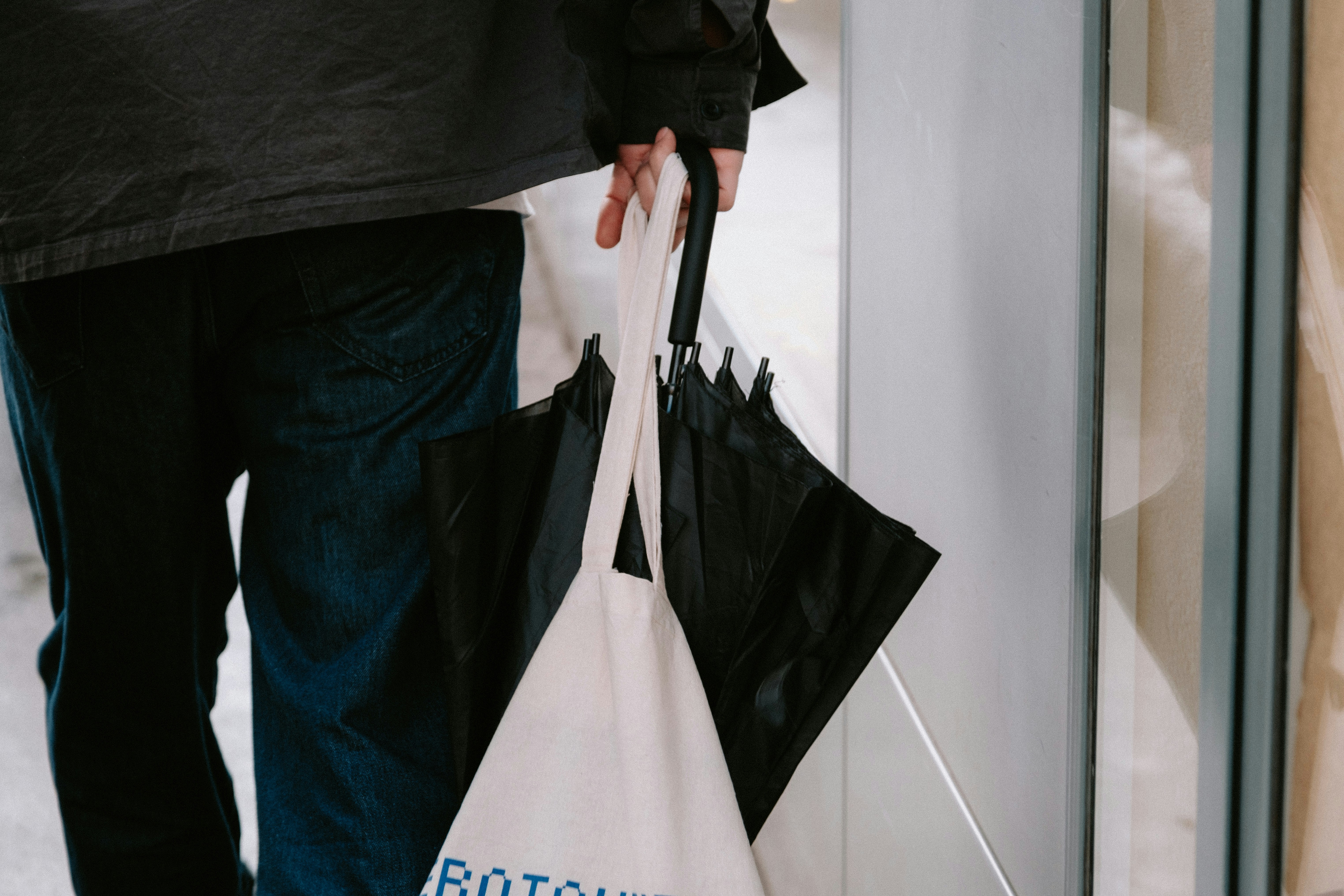 Commuter Exit: A Handful of Shopping and a Messenger