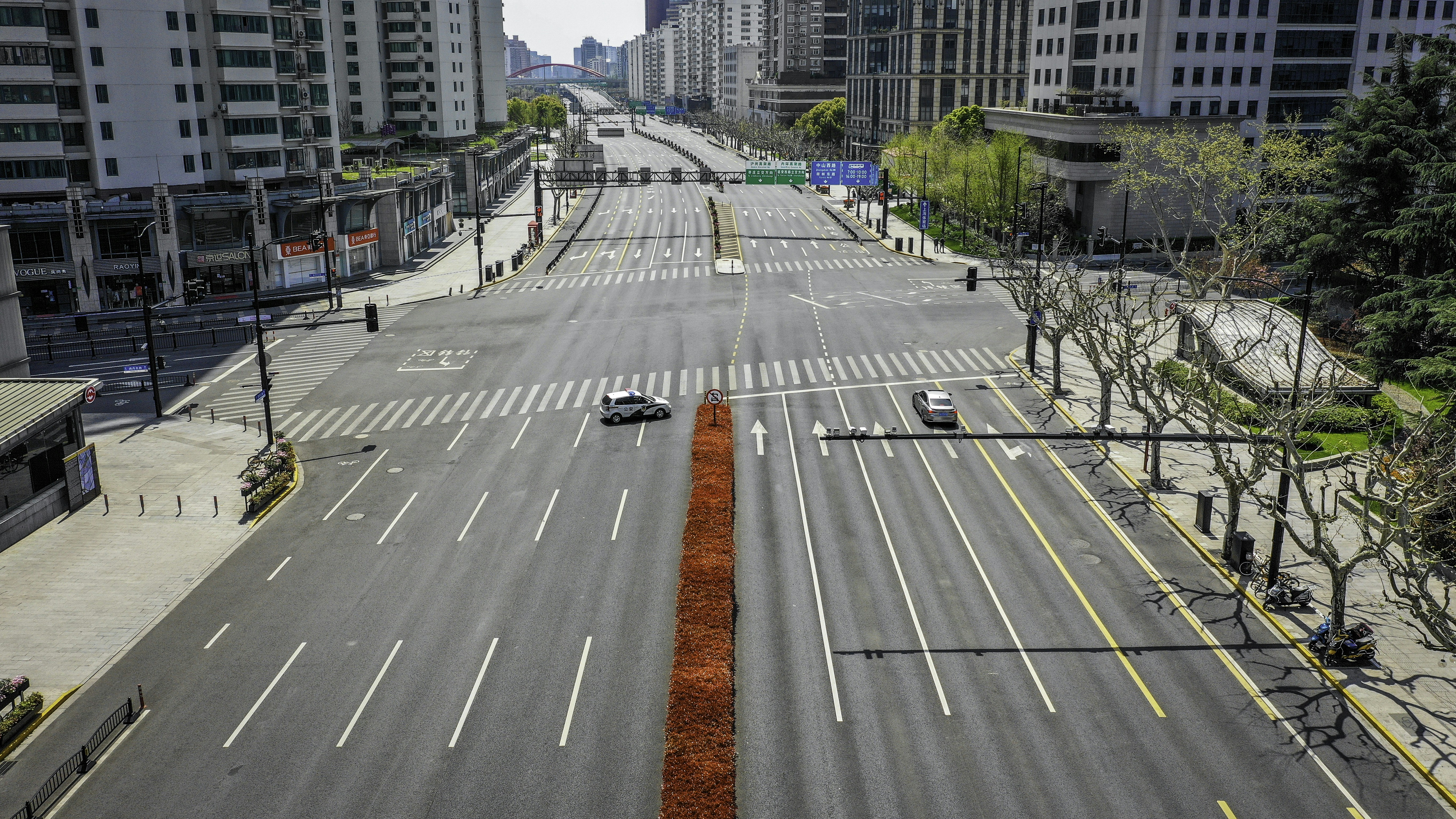 An empty city street with no cars on it photo – Free Street Image on ...