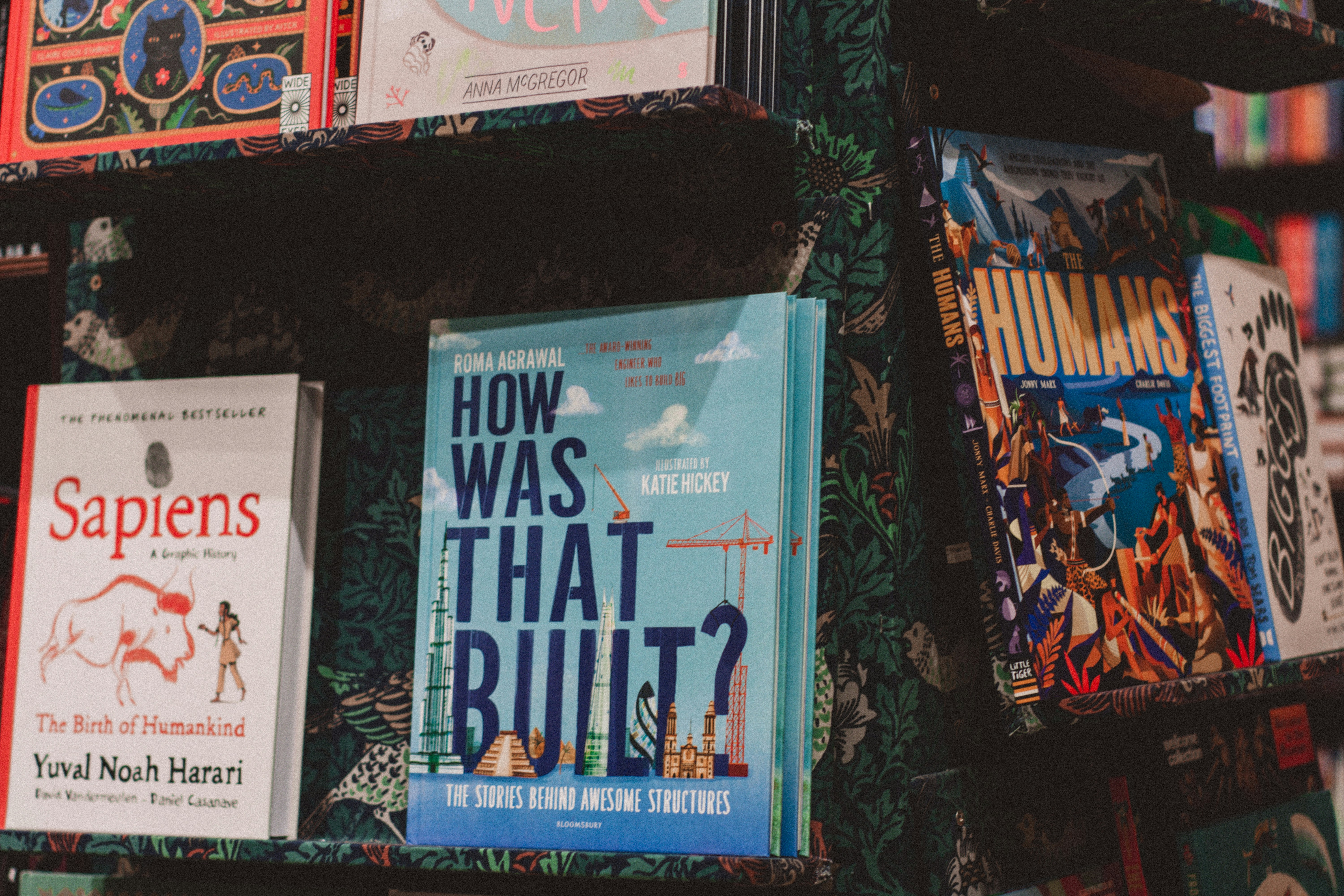 A bunch of books that are on a shelf photo – Free Daunt books ...