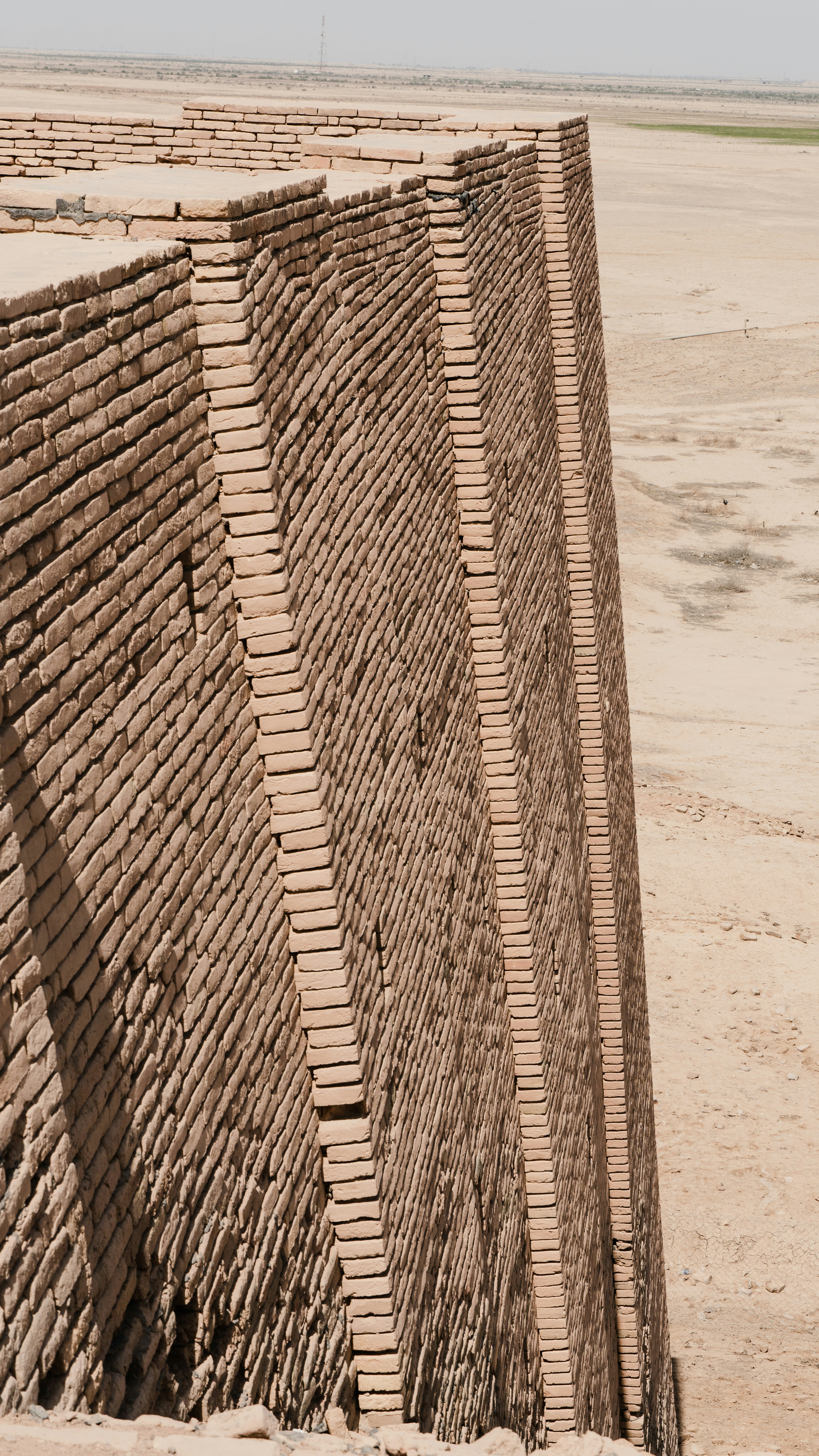 A wall made of bricks in the desert photo – Free Grey Image on Unsplash