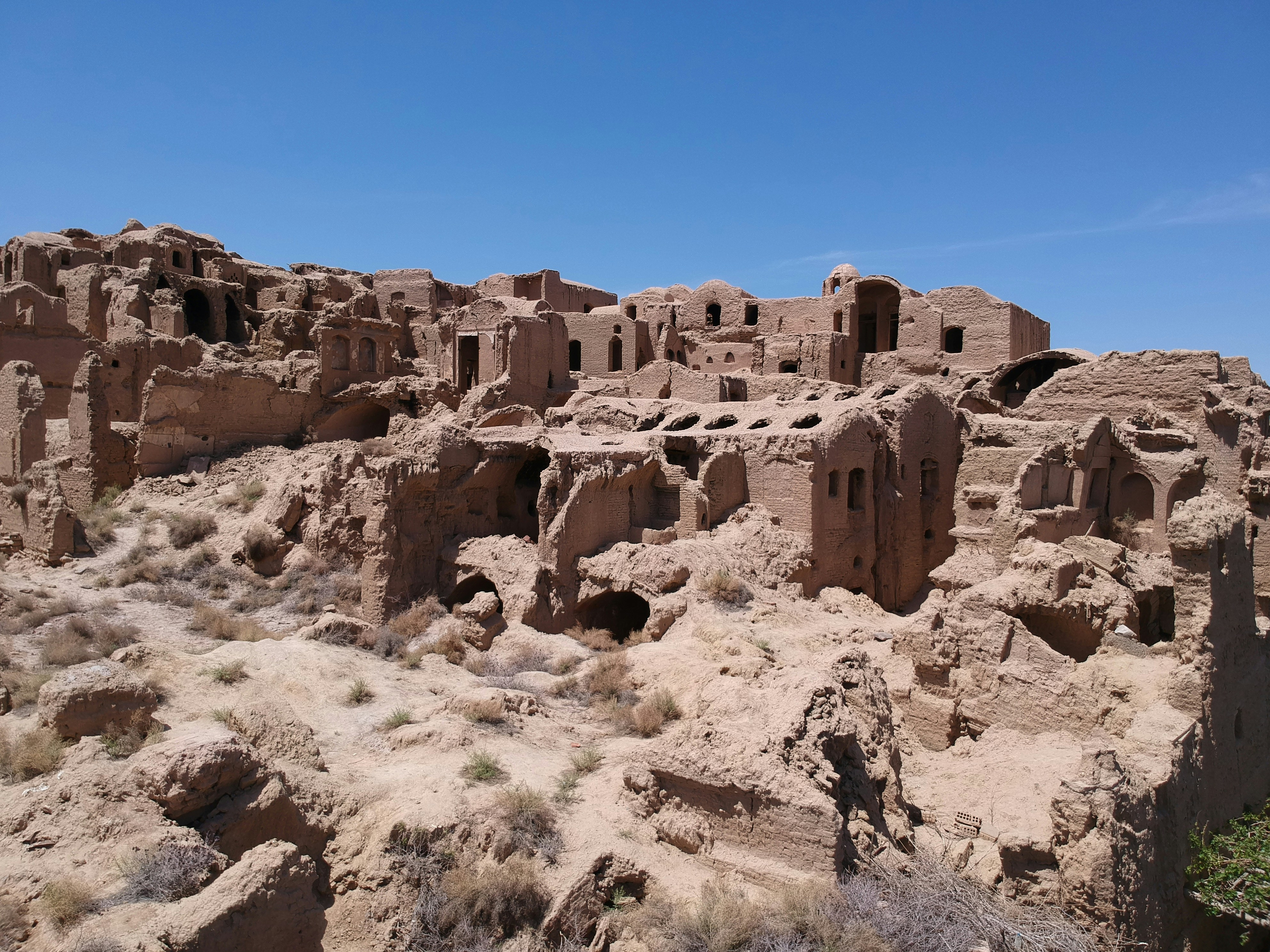 Desert Ruins: Sunlit Adobe Labyrinth of a Forgotten Settlement