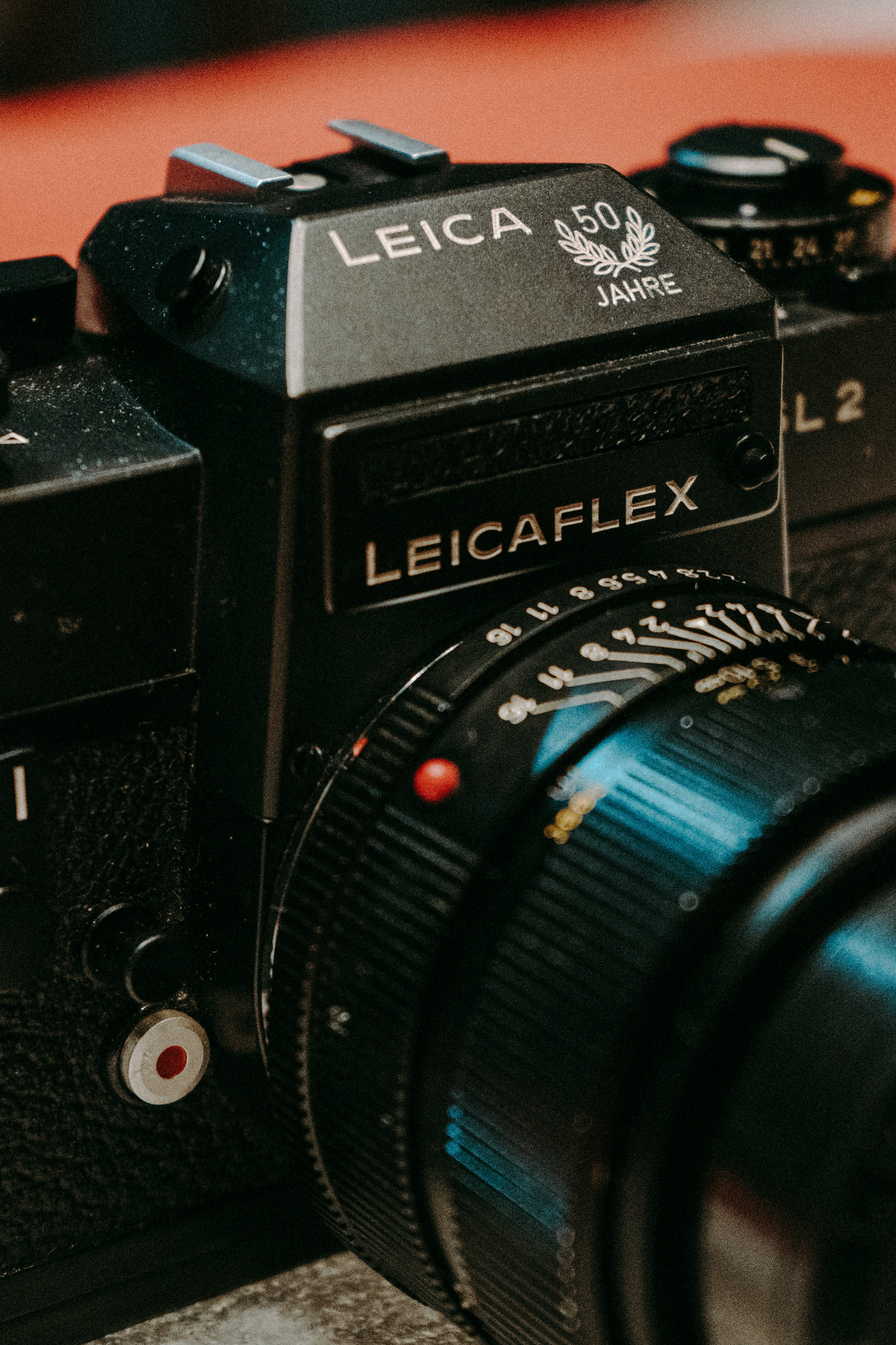 Leicaplex Focus: A Close-Up on Timeless Craft