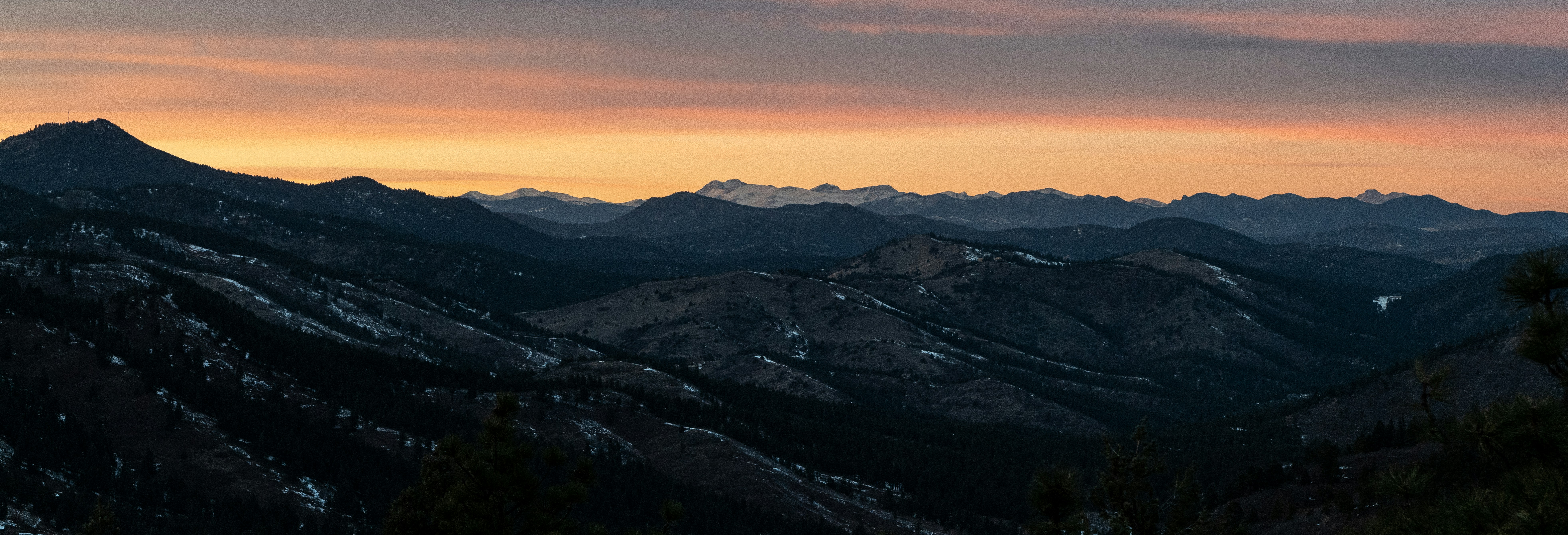 Twilight Crest: Horizon of Silent Peaks