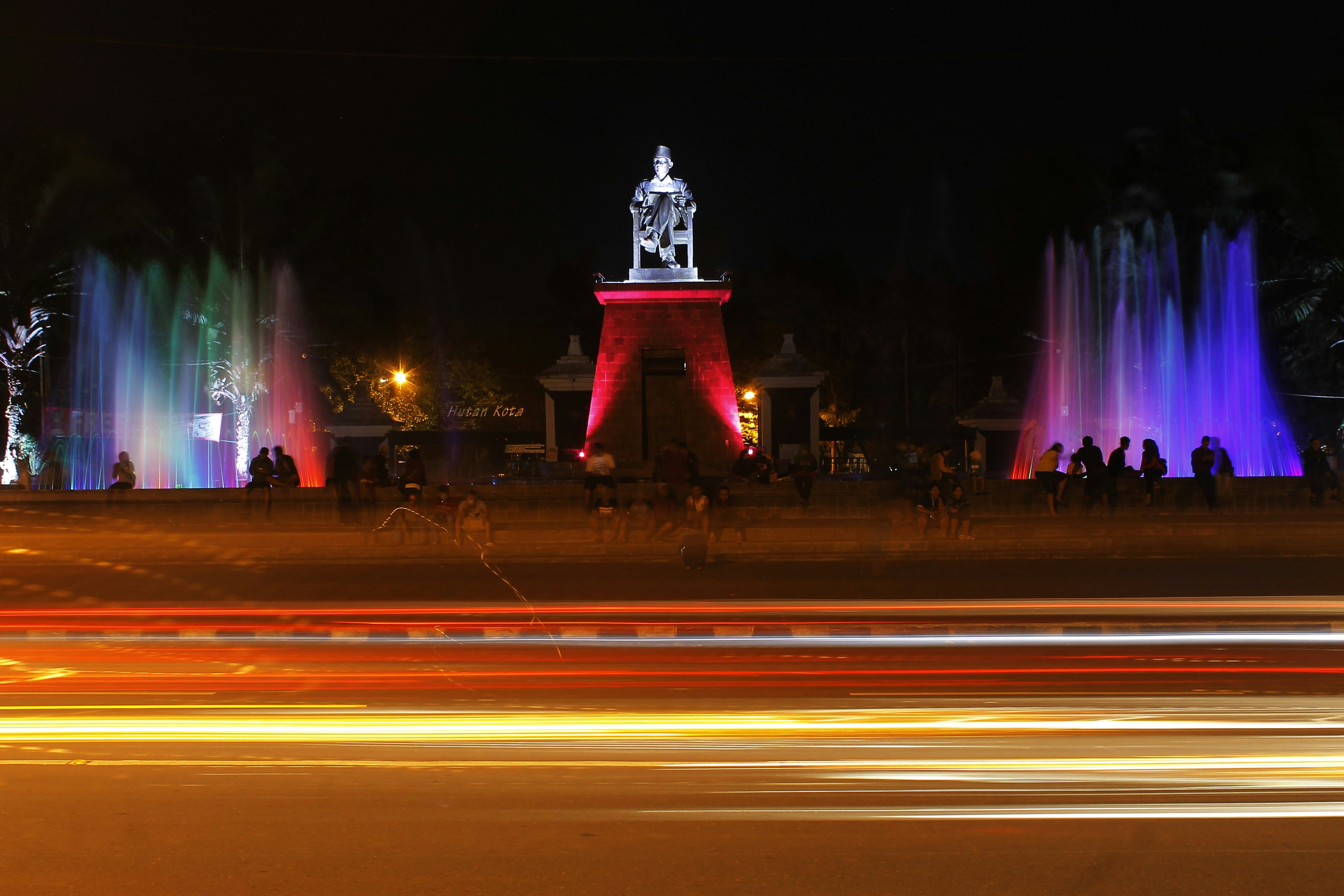 Illuminated Tribute: A Night at the Fountain