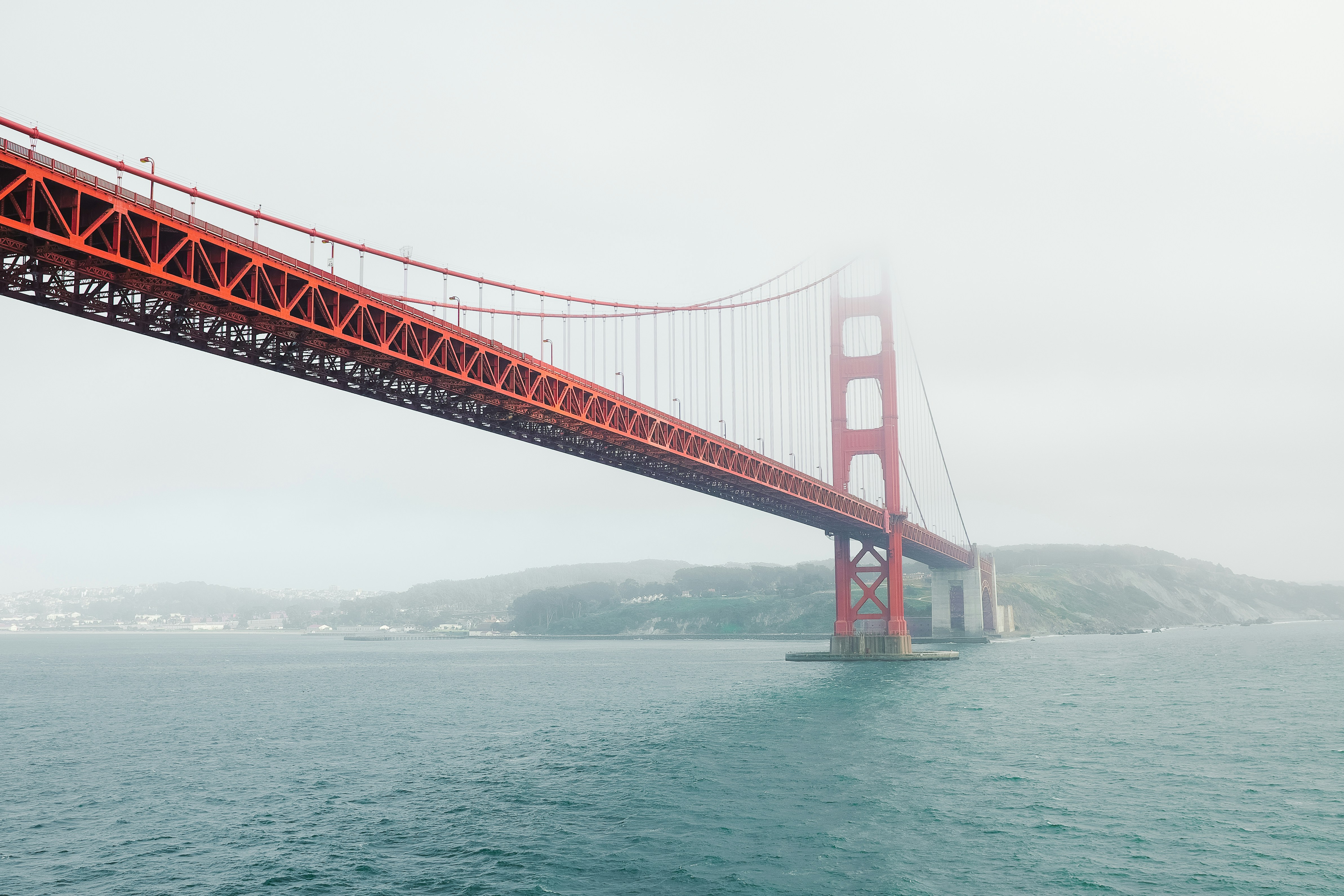 Un grand pont enjambant un plan d’eau photo – Photo Pont Gratuite sur ...