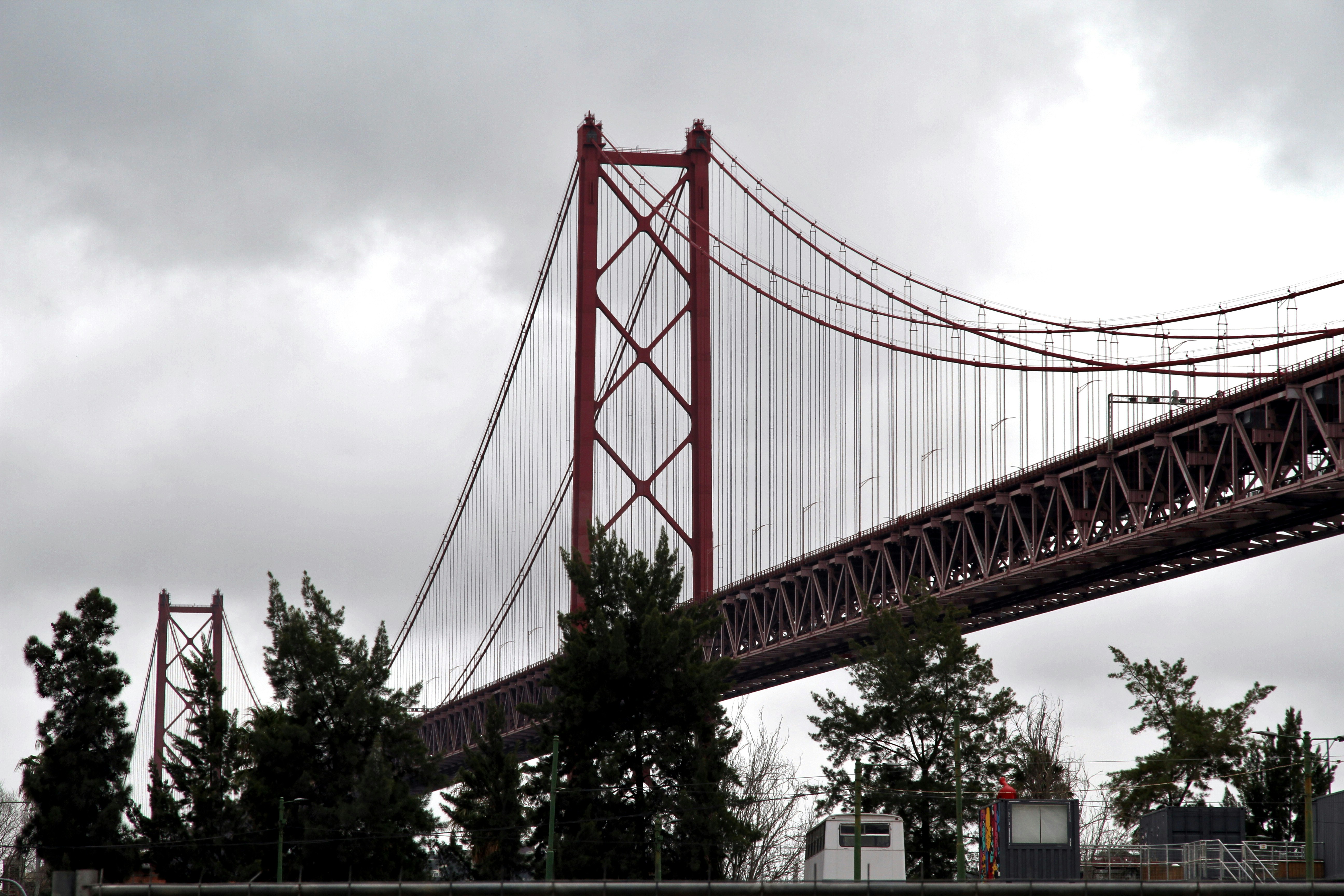 A large bridge spanning over a large body of water photo – Free Bridge ...