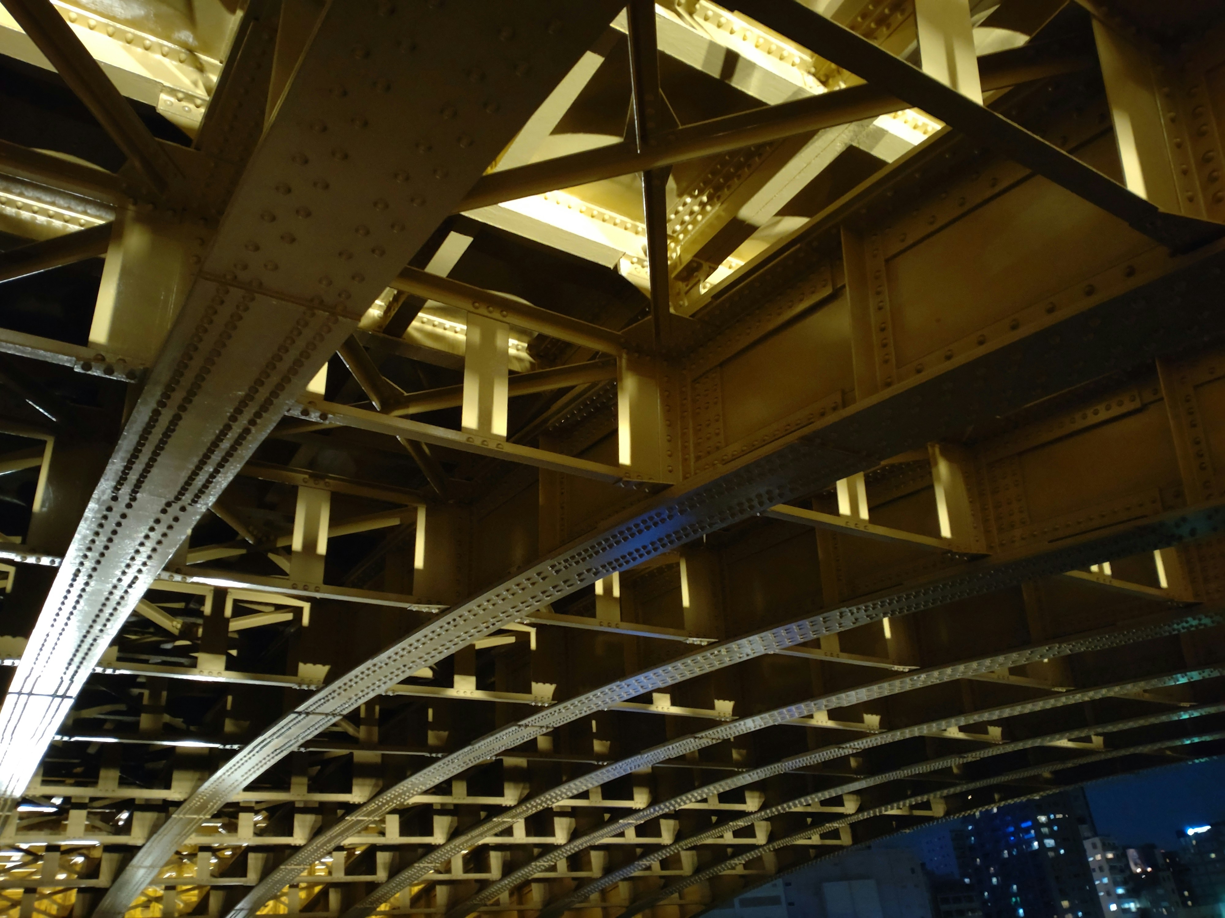 A very tall building with lots of metal beams photo – Free Sumida river ...