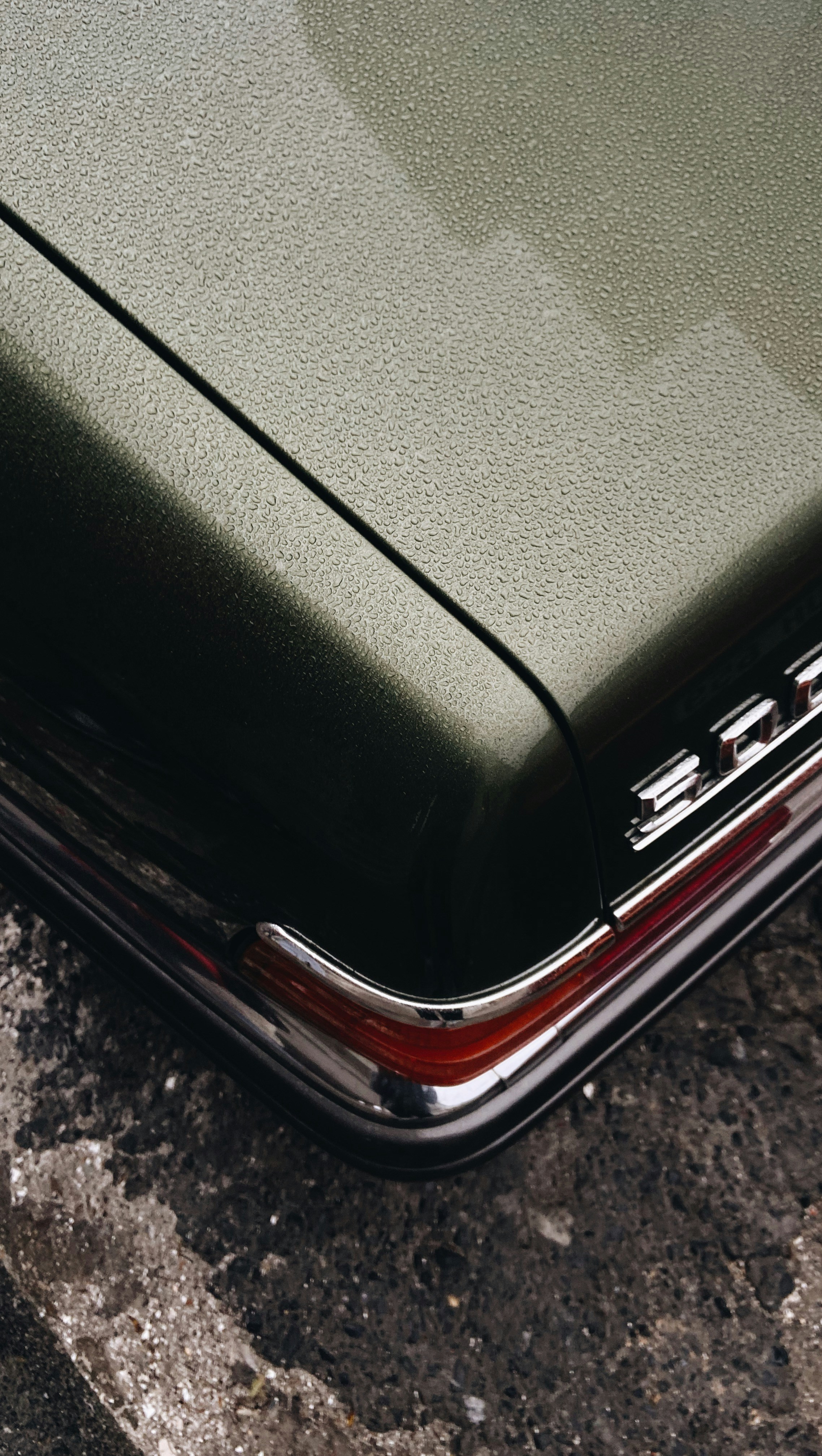 A close up of the rear end of a car photo – Free Стамбул Image on Unsplash