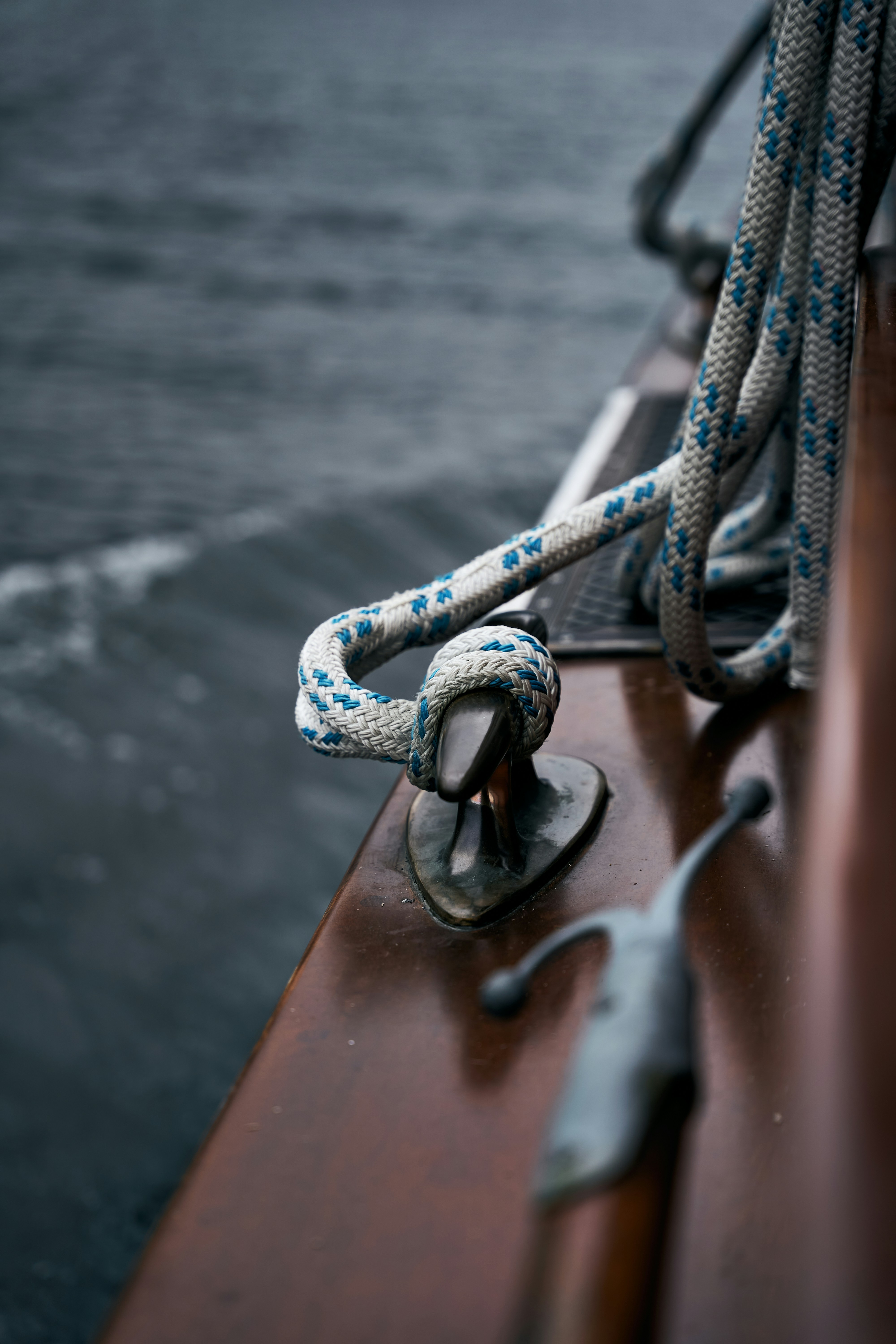 A close up of a rope on a boat photo – Free Grey Image on Unsplash