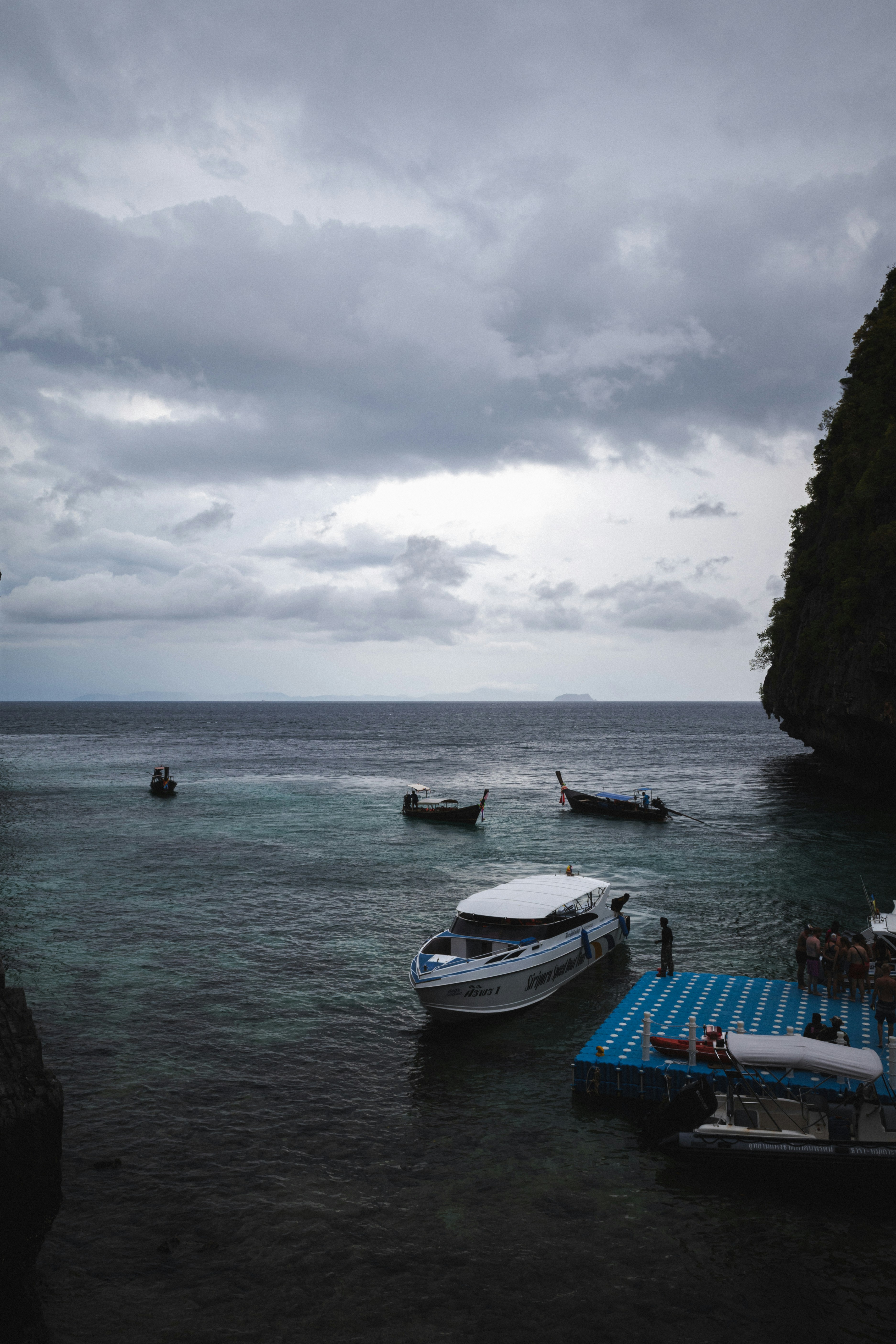 Bateaux dans l’eau photo – Photo Excursions à Maya Bay Gratuite sur ...