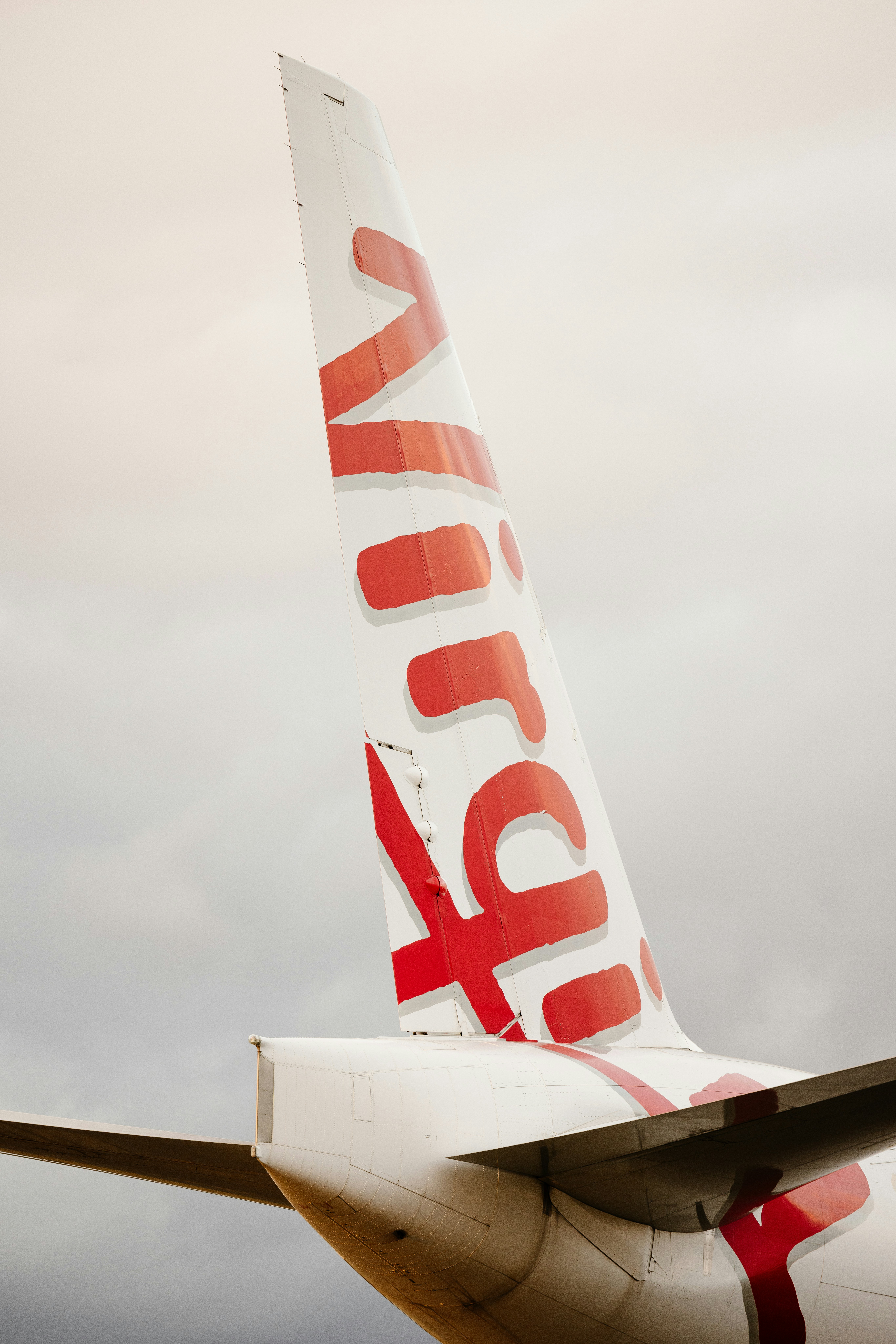 The tail of an airplane photo – Free Wellcamp qld 4350 Image on Unsplash