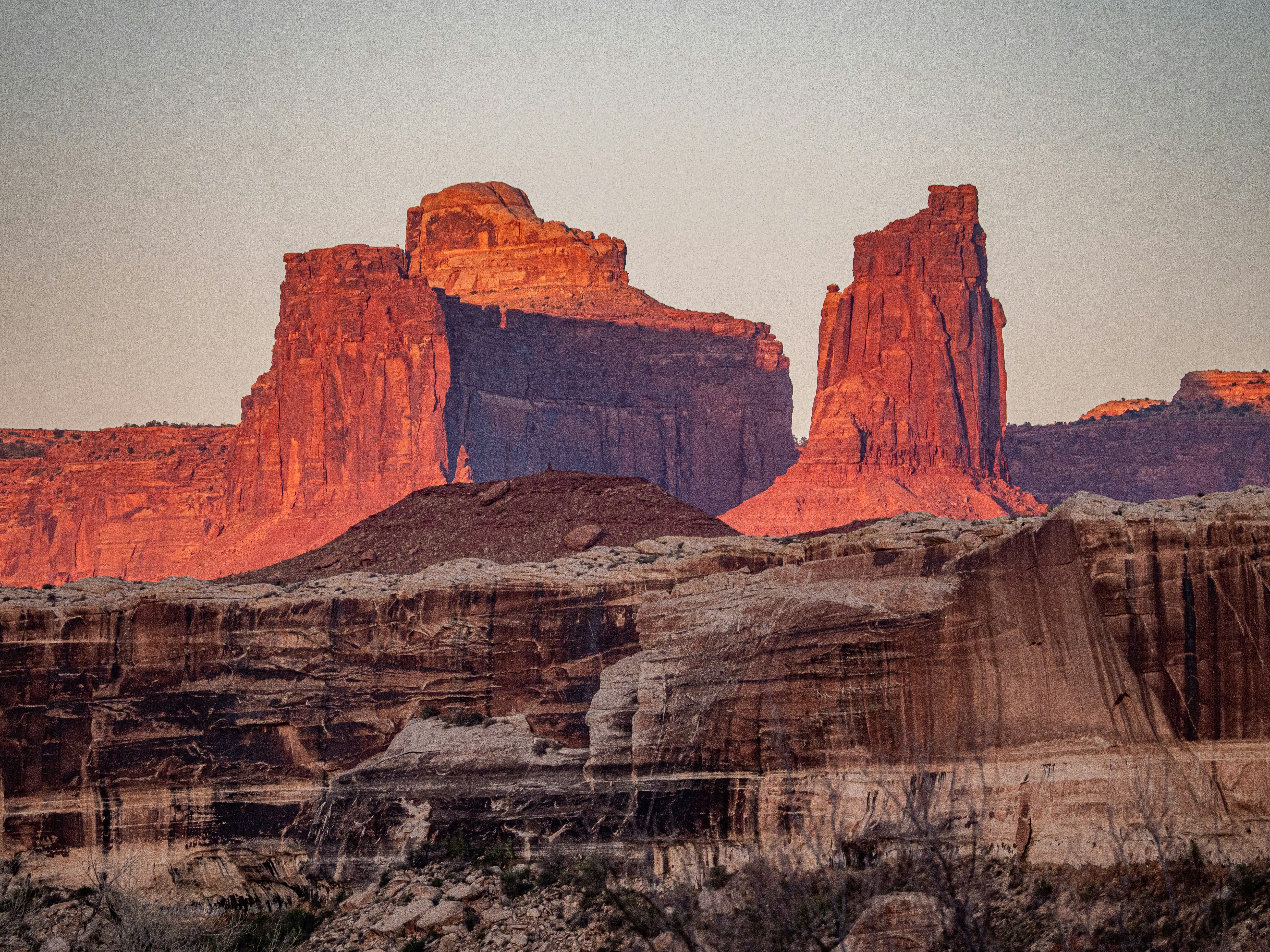 A large red rock formation photo – Free Outdoors Image on Unsplash