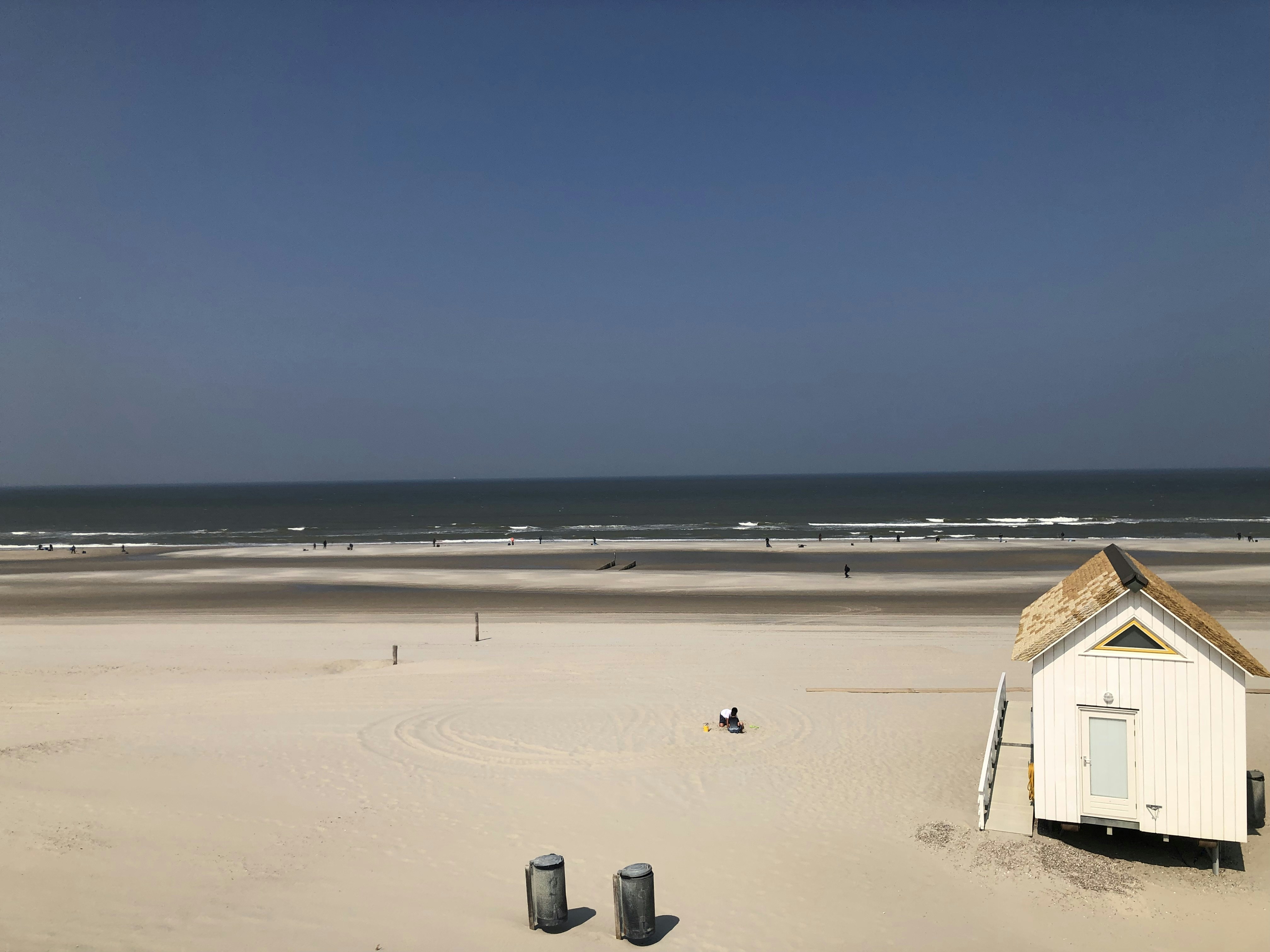 A small shack on a beach photo – Free Image on Unsplash