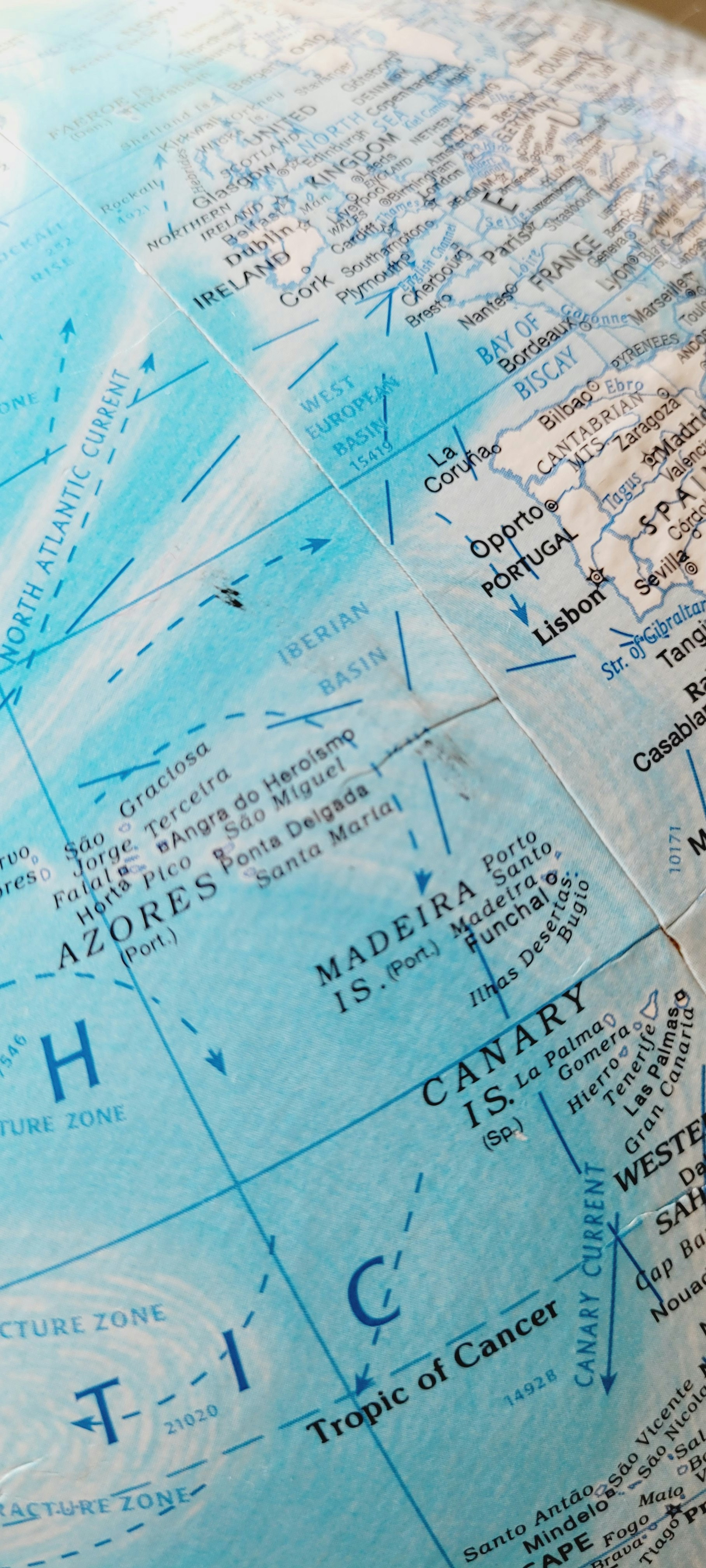 Map photo – Free Blue Image on Unsplash