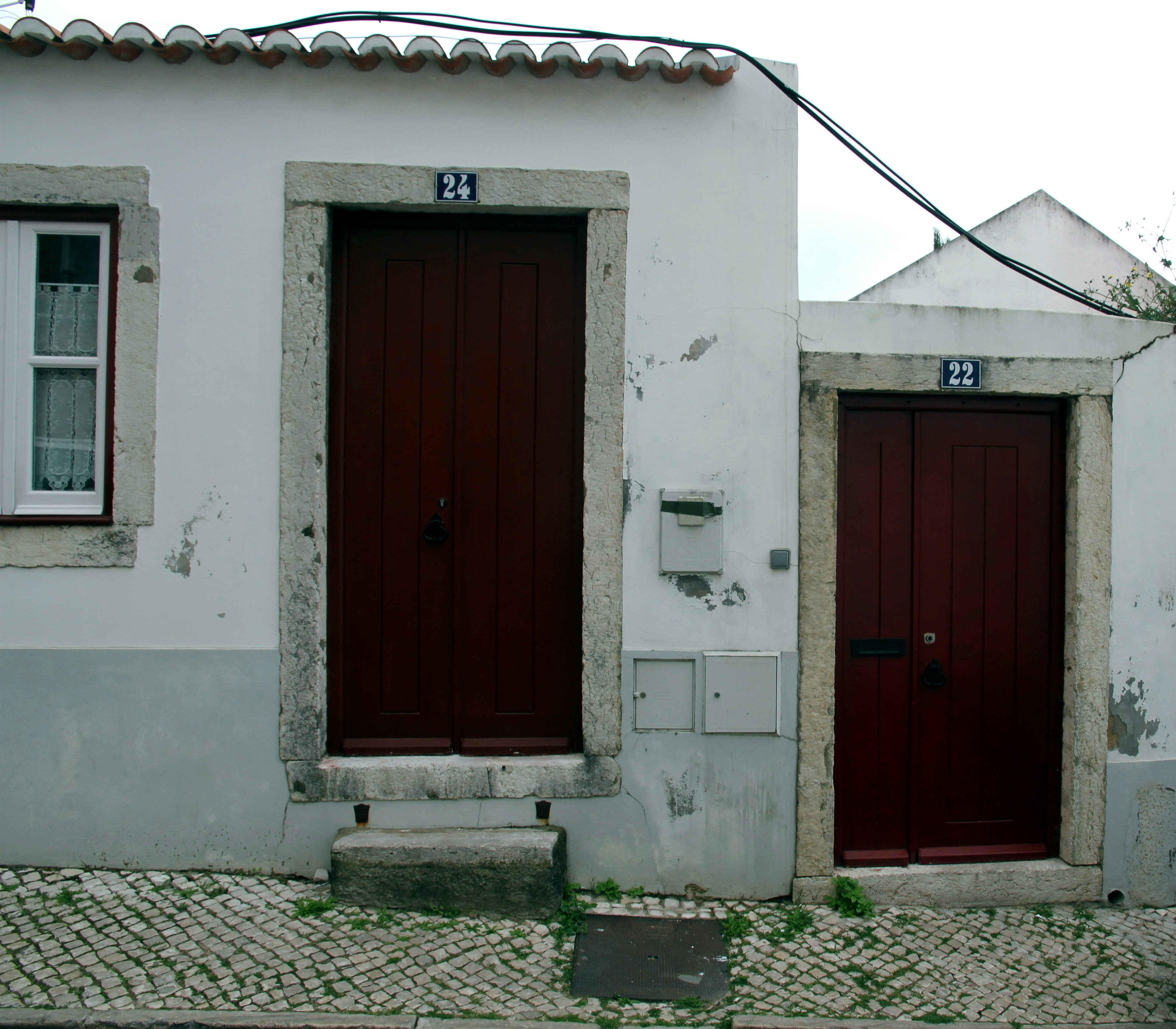 A building with two doors photo – Free Lisbon Image on Unsplash