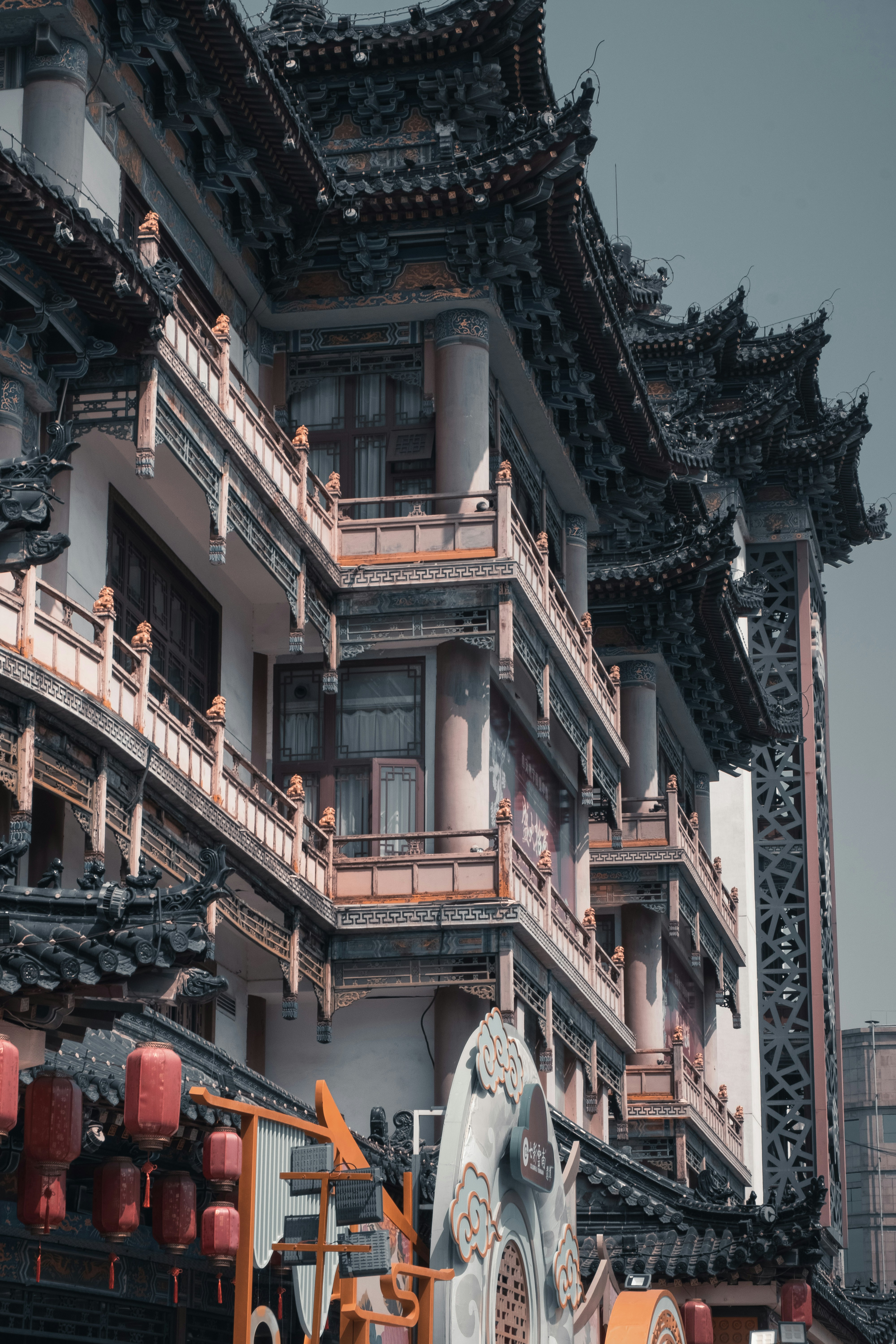 A building with a fire on the roof photo – Free Building Image on Unsplash