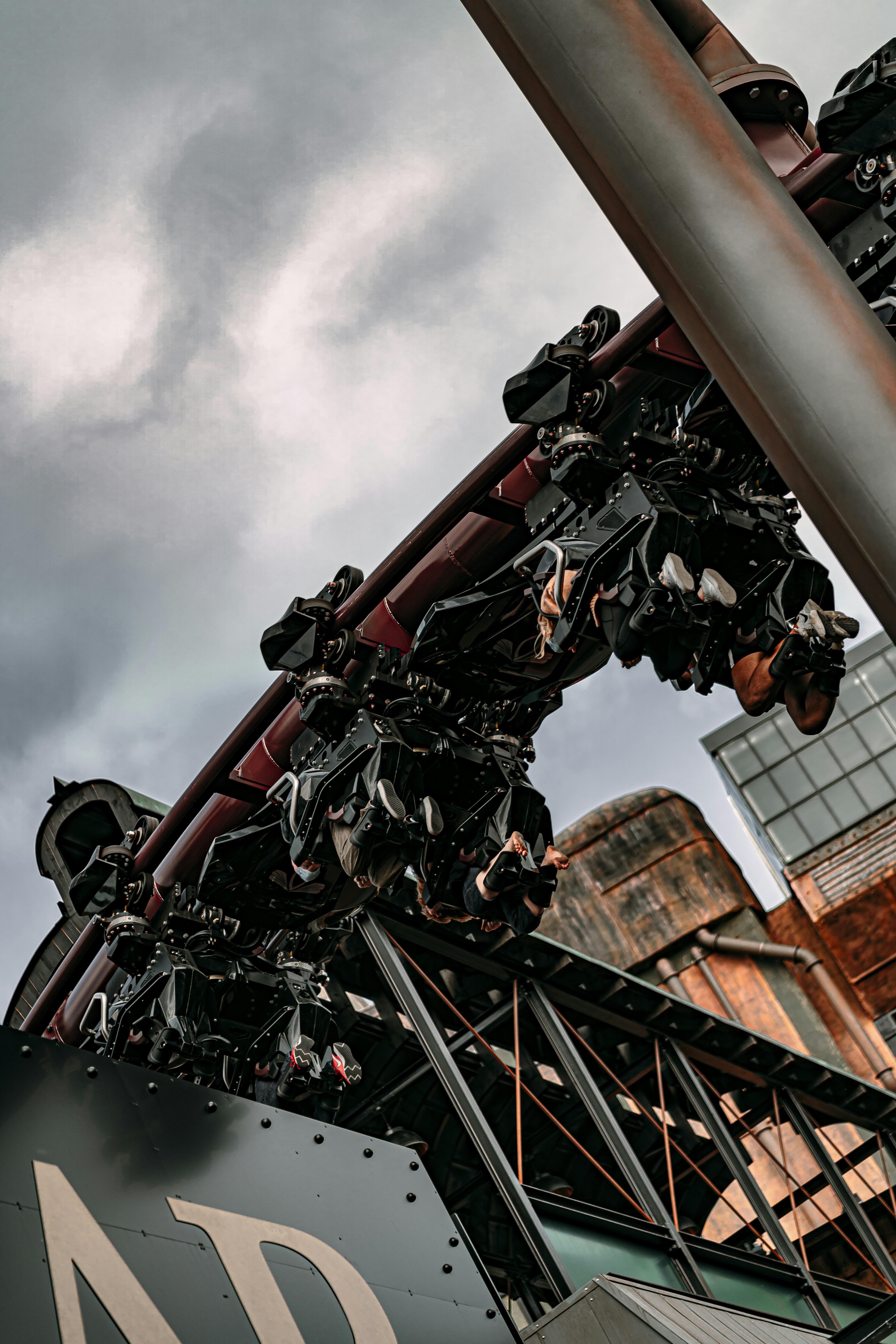 Une grande machine métallique photo – Photo F.l.y. Gratuite sur Unsplash