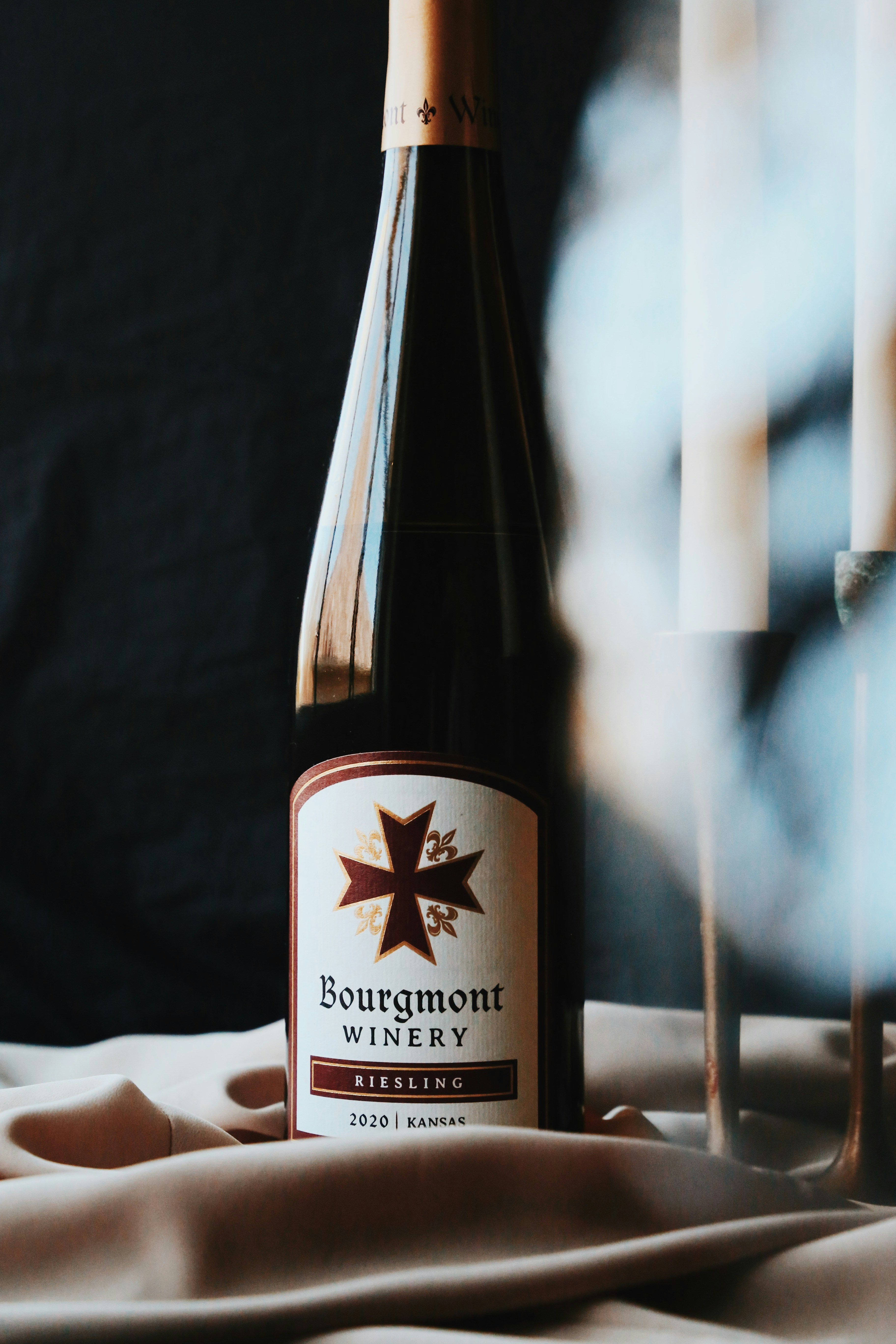 A bottle of wine photo – Free Drink Image on Unsplash