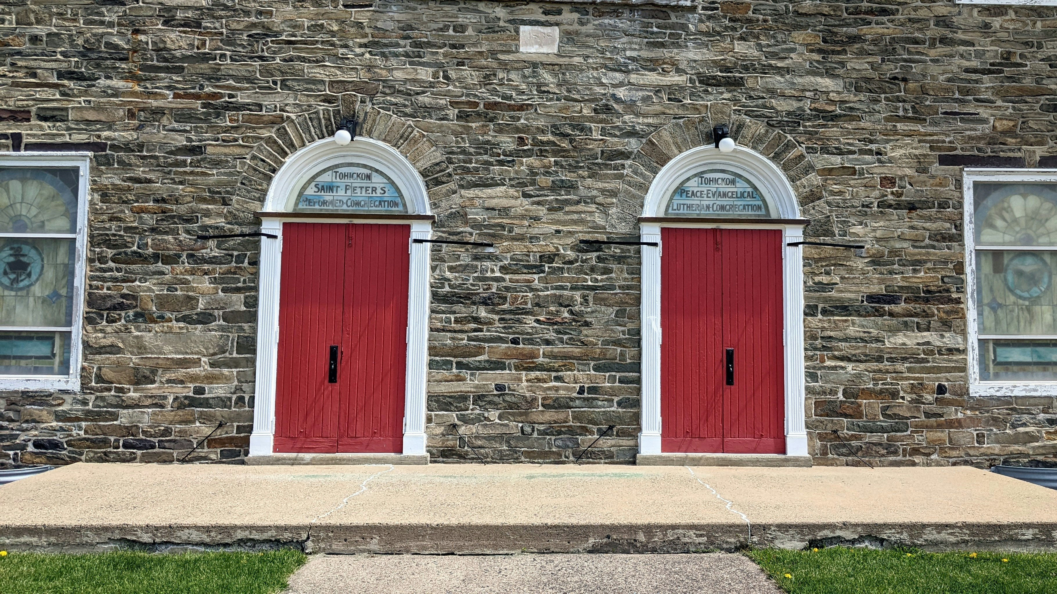 Red Door Pictures | Download Free Images on Unsplash