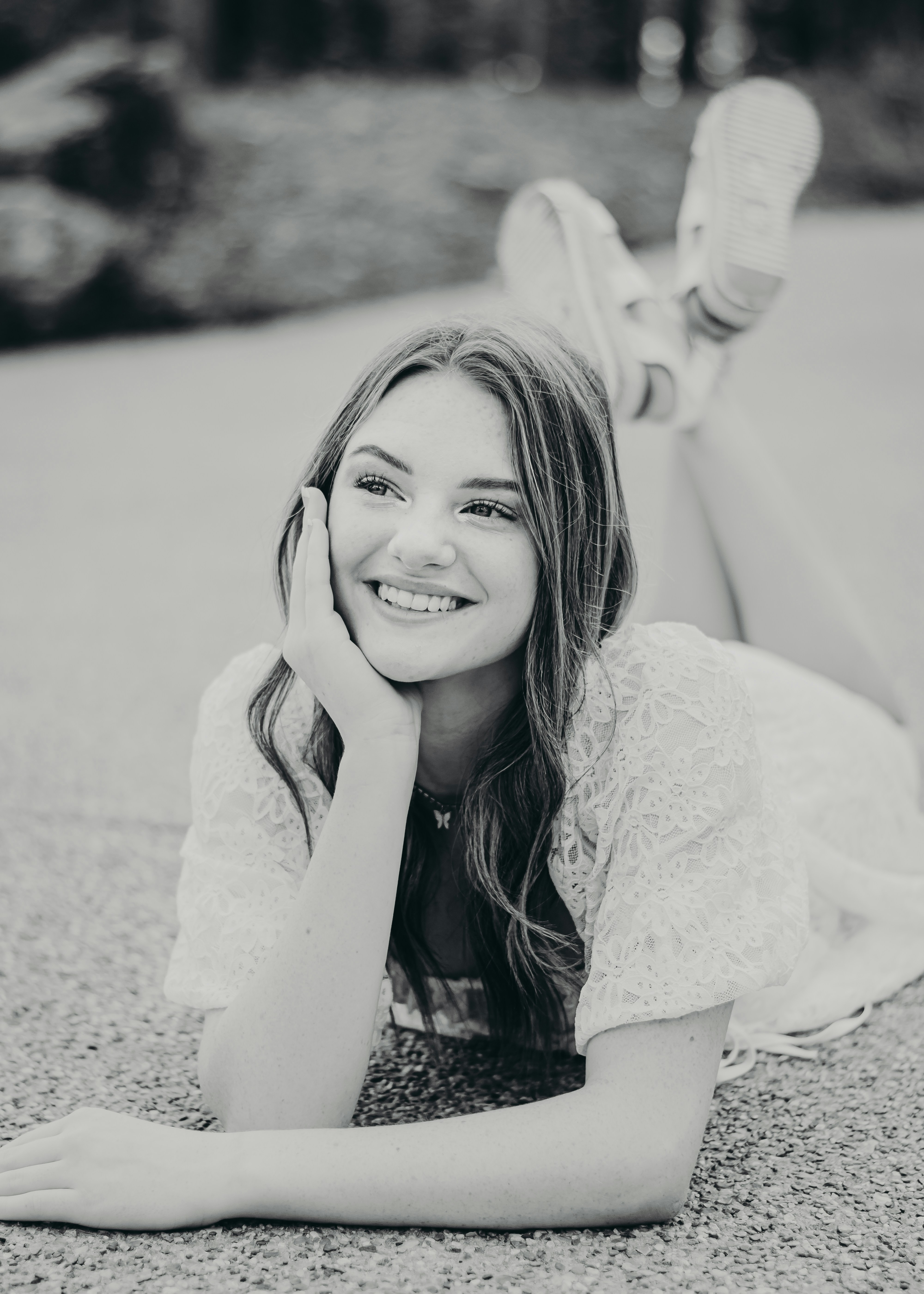 Une femme allongée sur le sol photo – Photo États Unis Gratuite sur ...