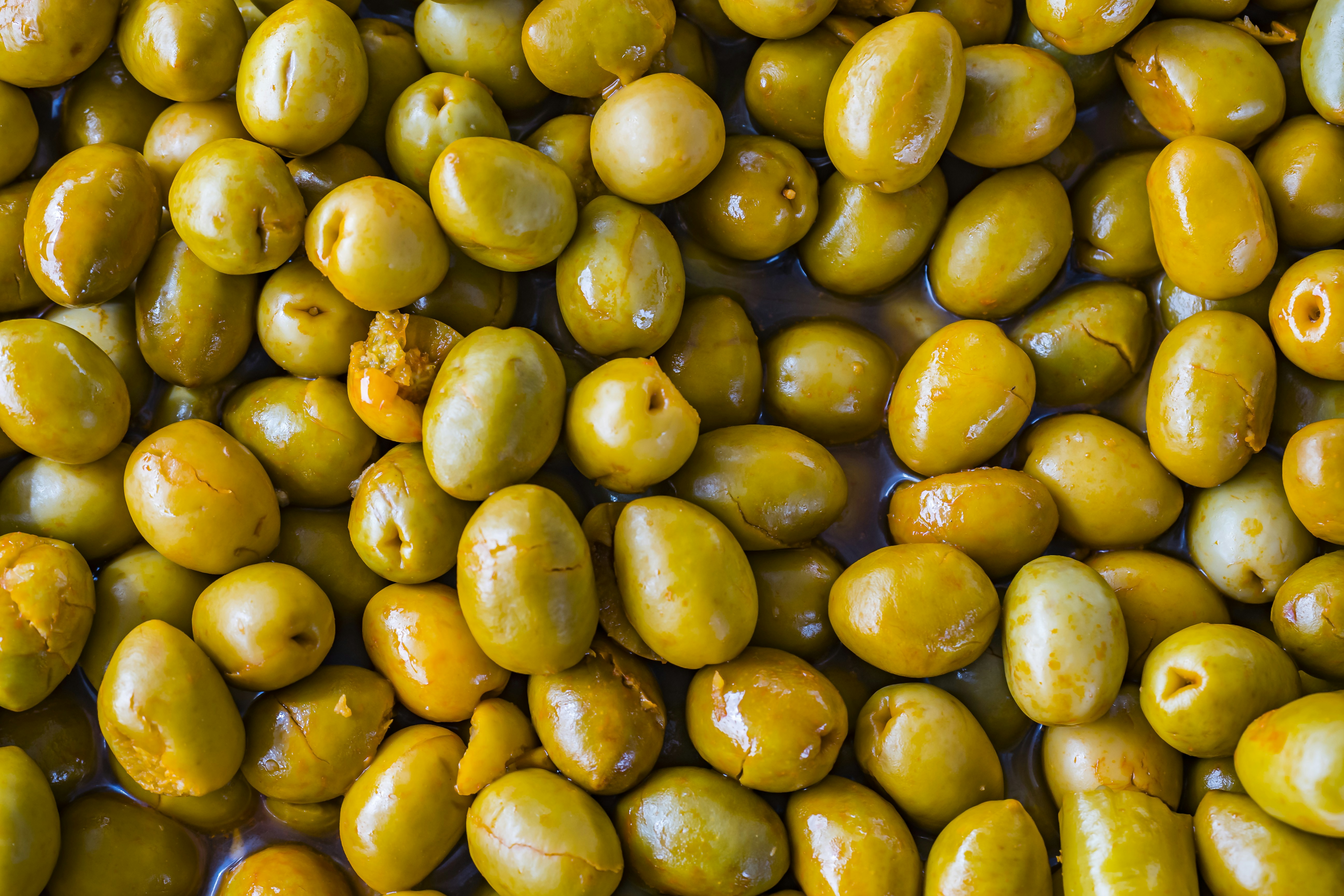 A pile of yellow nuts photo – Free Calvià Image on Unsplash