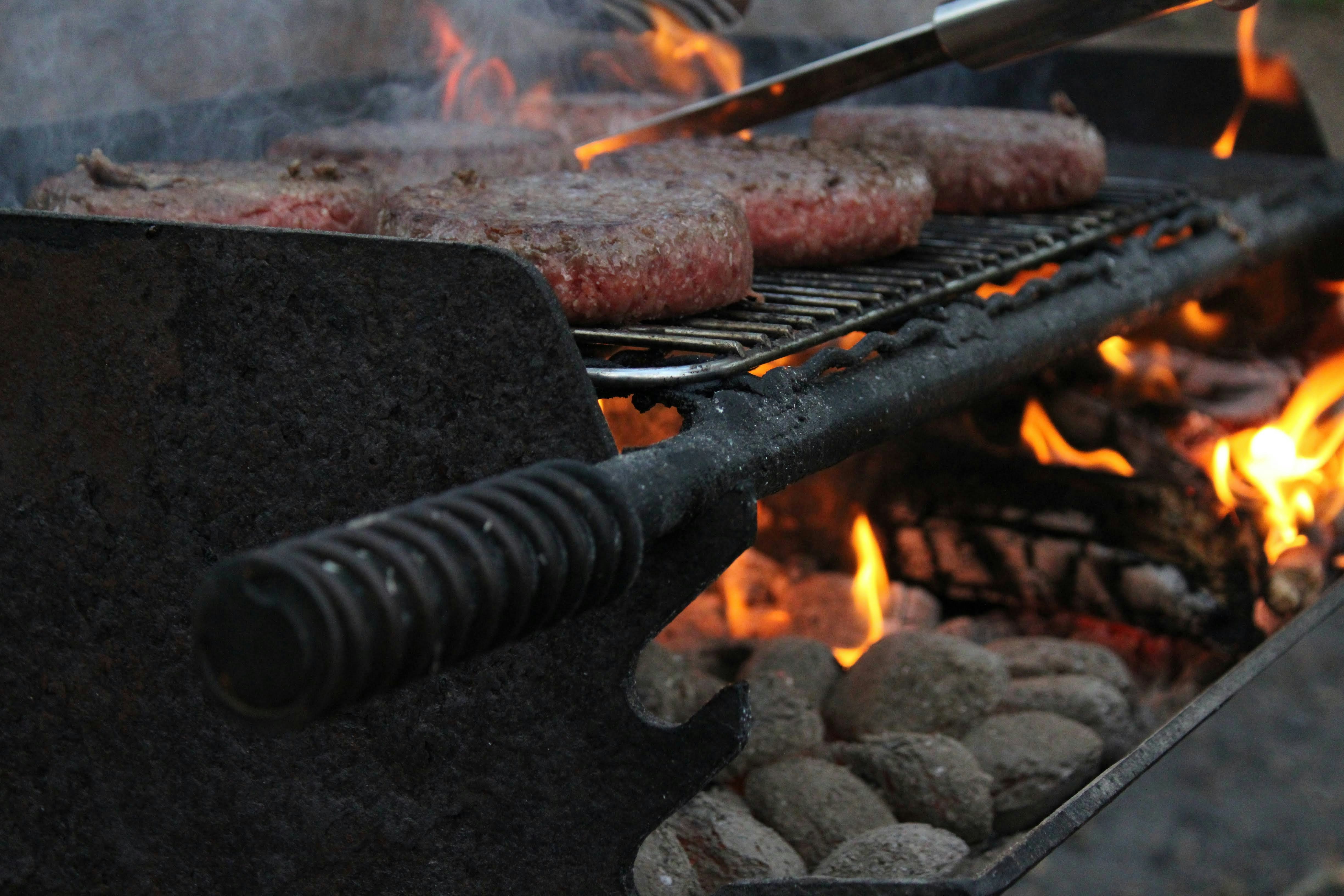 A grill with meat and fire photo – Free Bbq Image on Unsplash