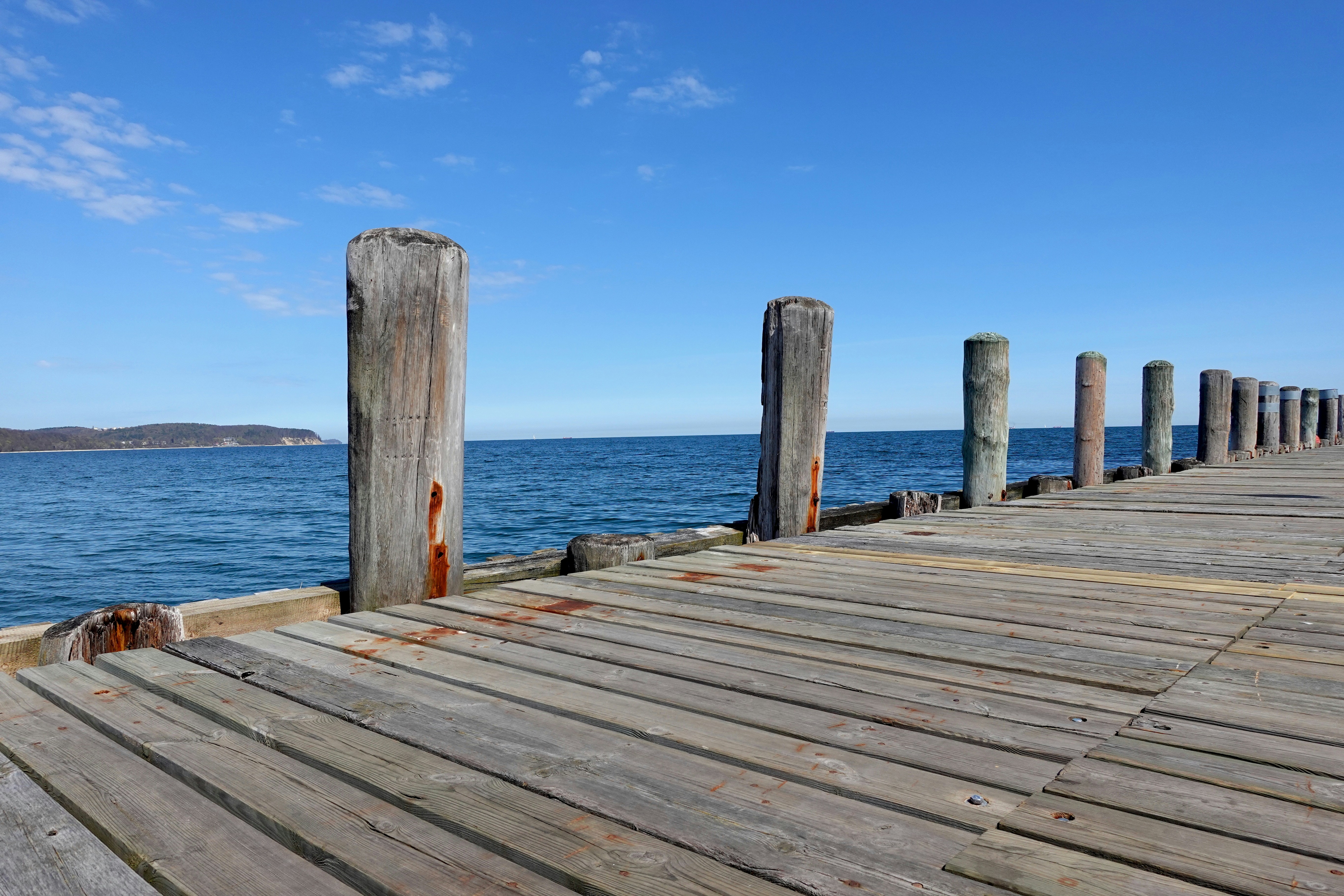 Un quai en bois menant à un plan d’eau photo – Image gratuite de Sopot ...