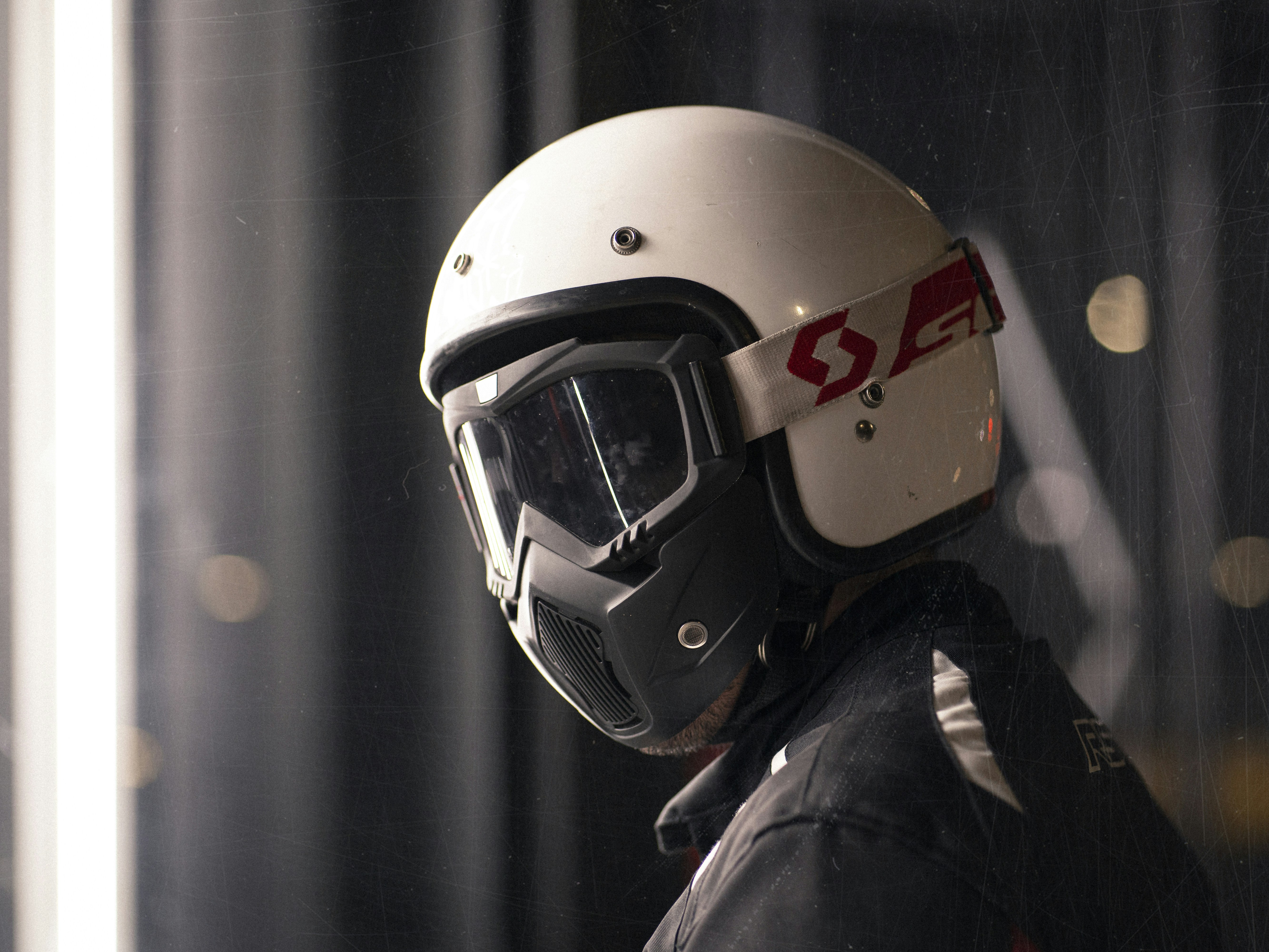 A person wearing a helmet photo – Free Puerto madero Image on Unsplash