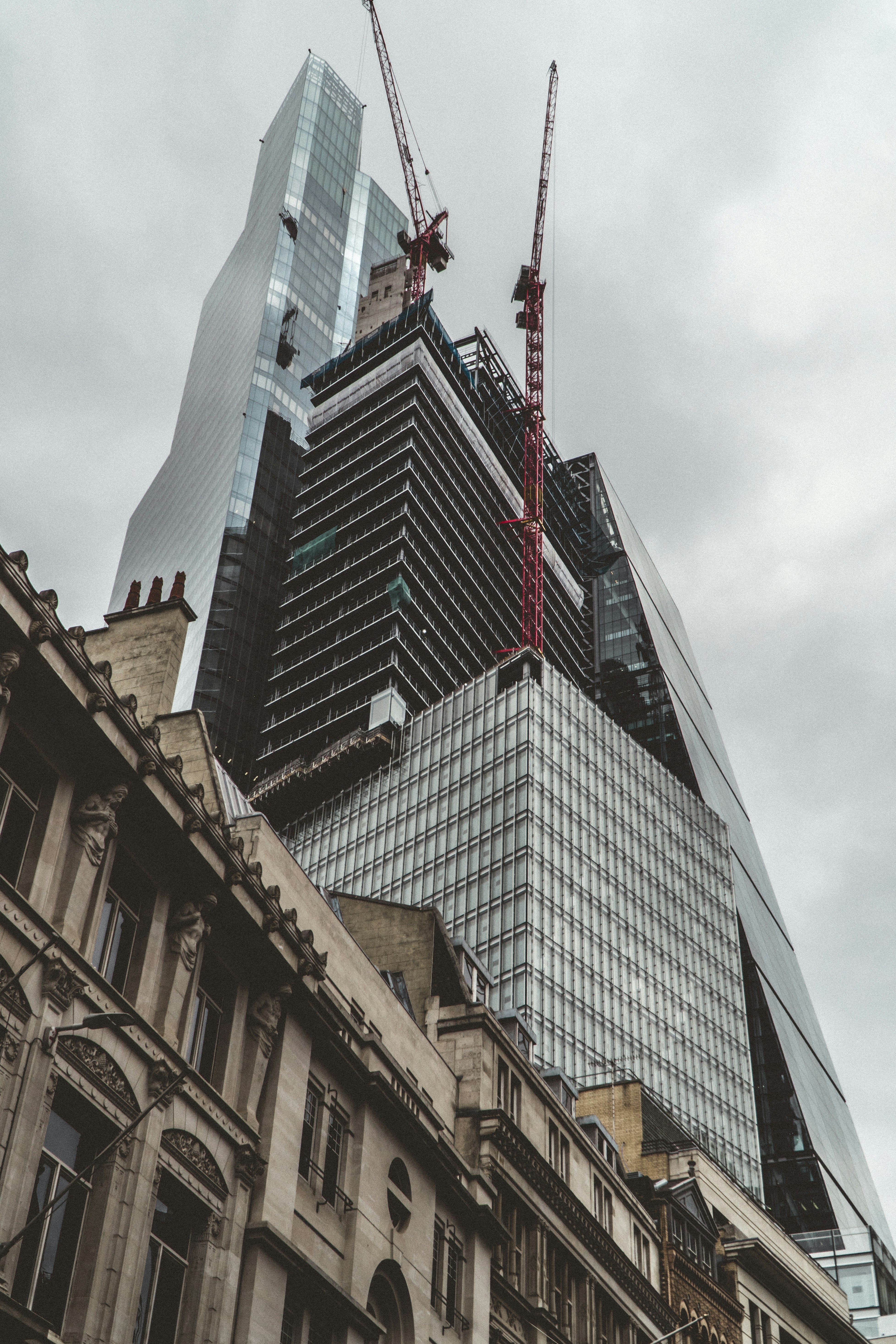 A tall building under construction photo – Free London Image on Unsplash