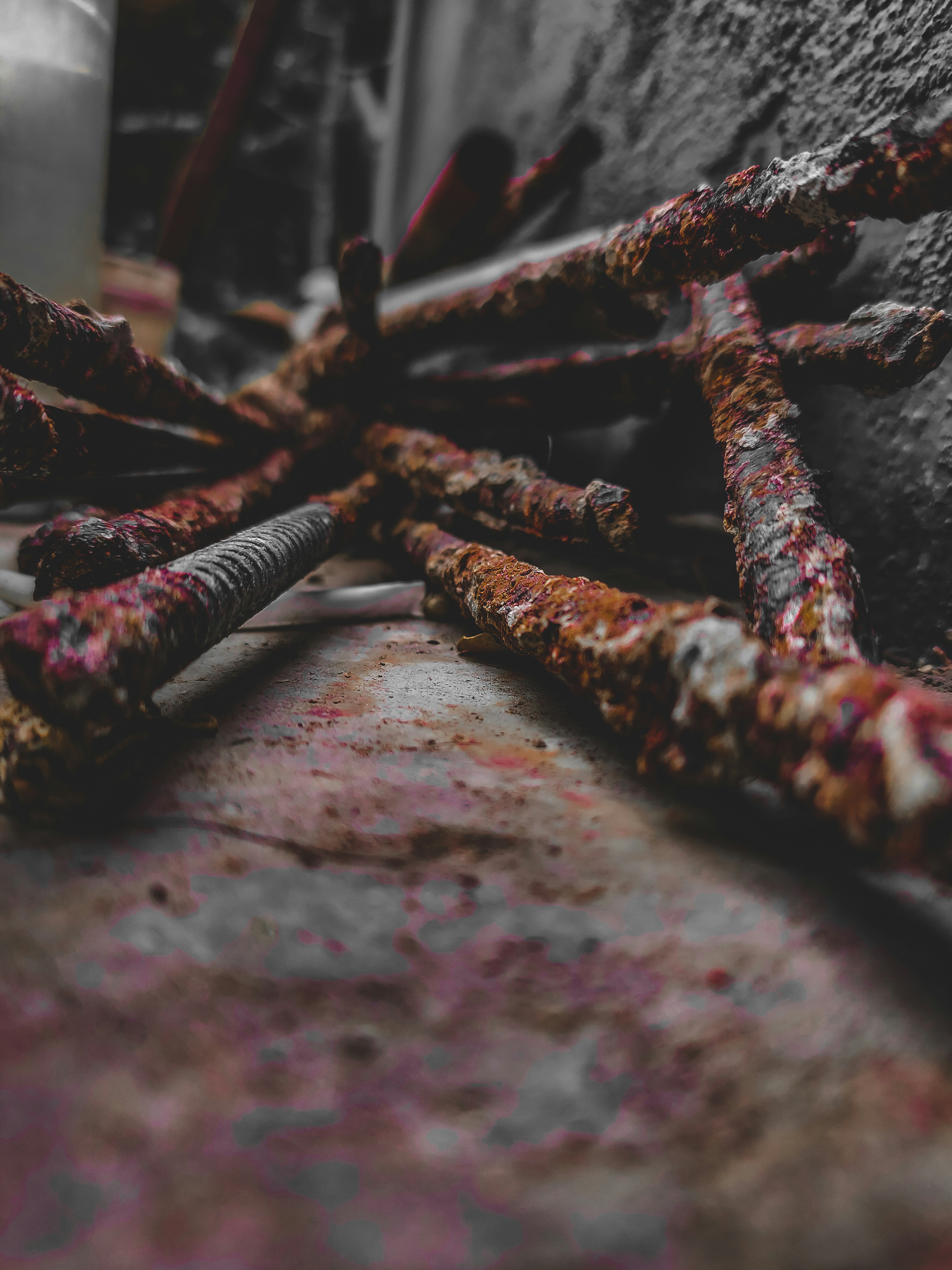 Rusted Rebar Afterglow: A Low-Angle Corridor of Corrosion
