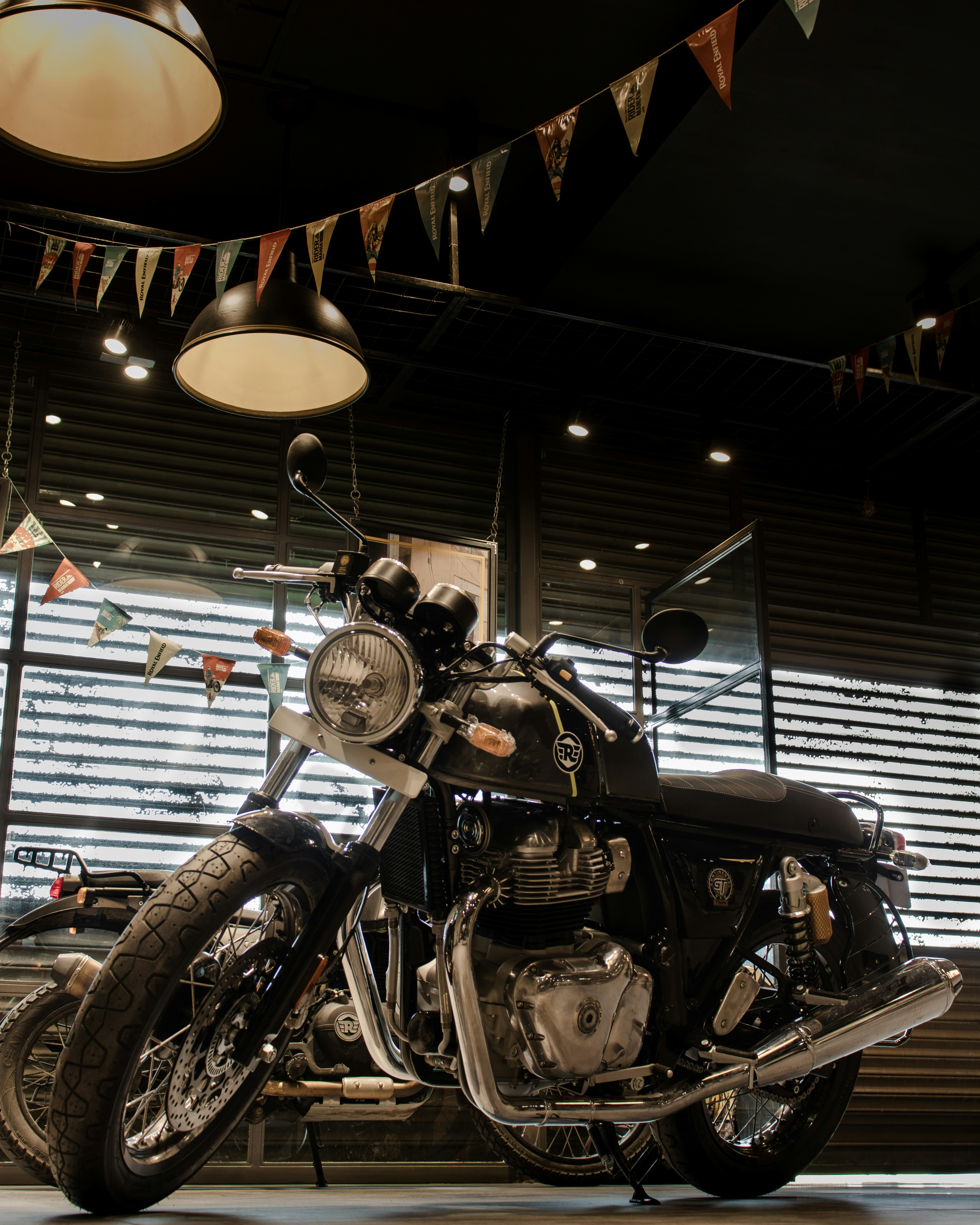 A motorcycle in a showroom photo – Free Gt650 Image on Unsplash