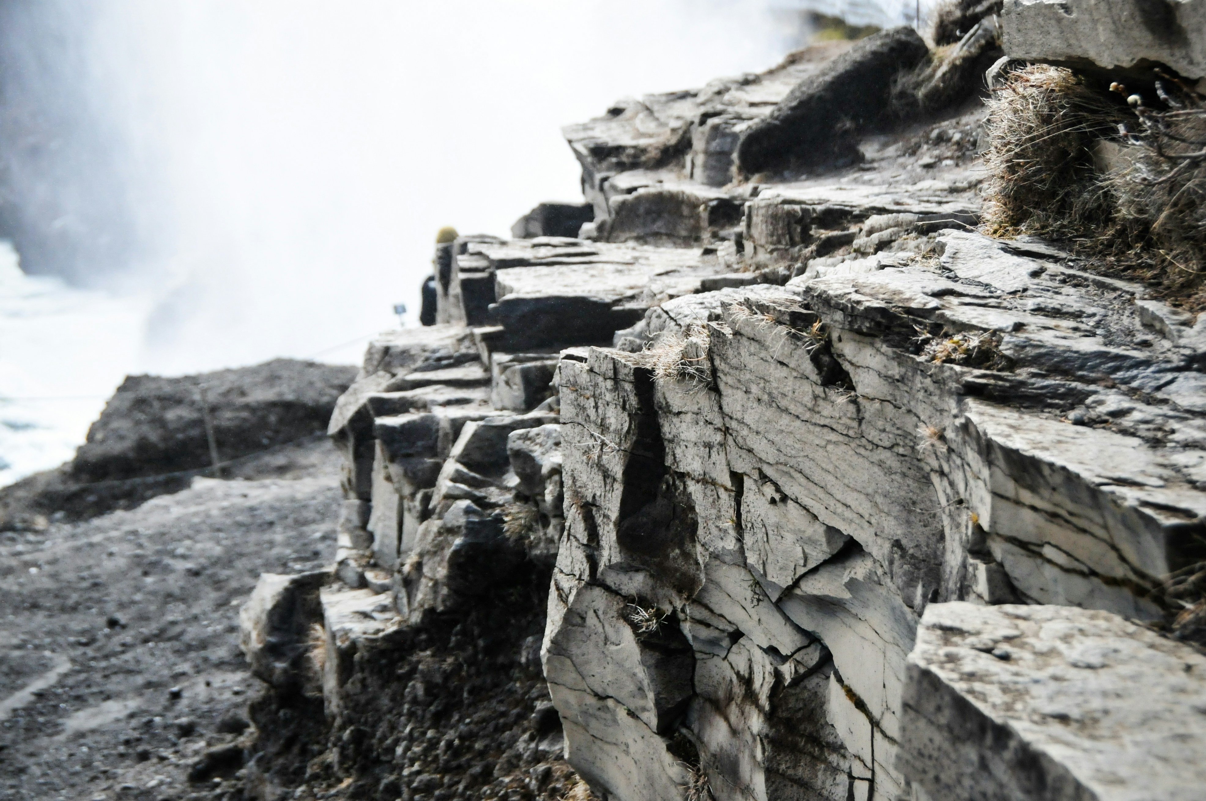 A rocky cliff side photo – Free Iceland Image on Unsplash
