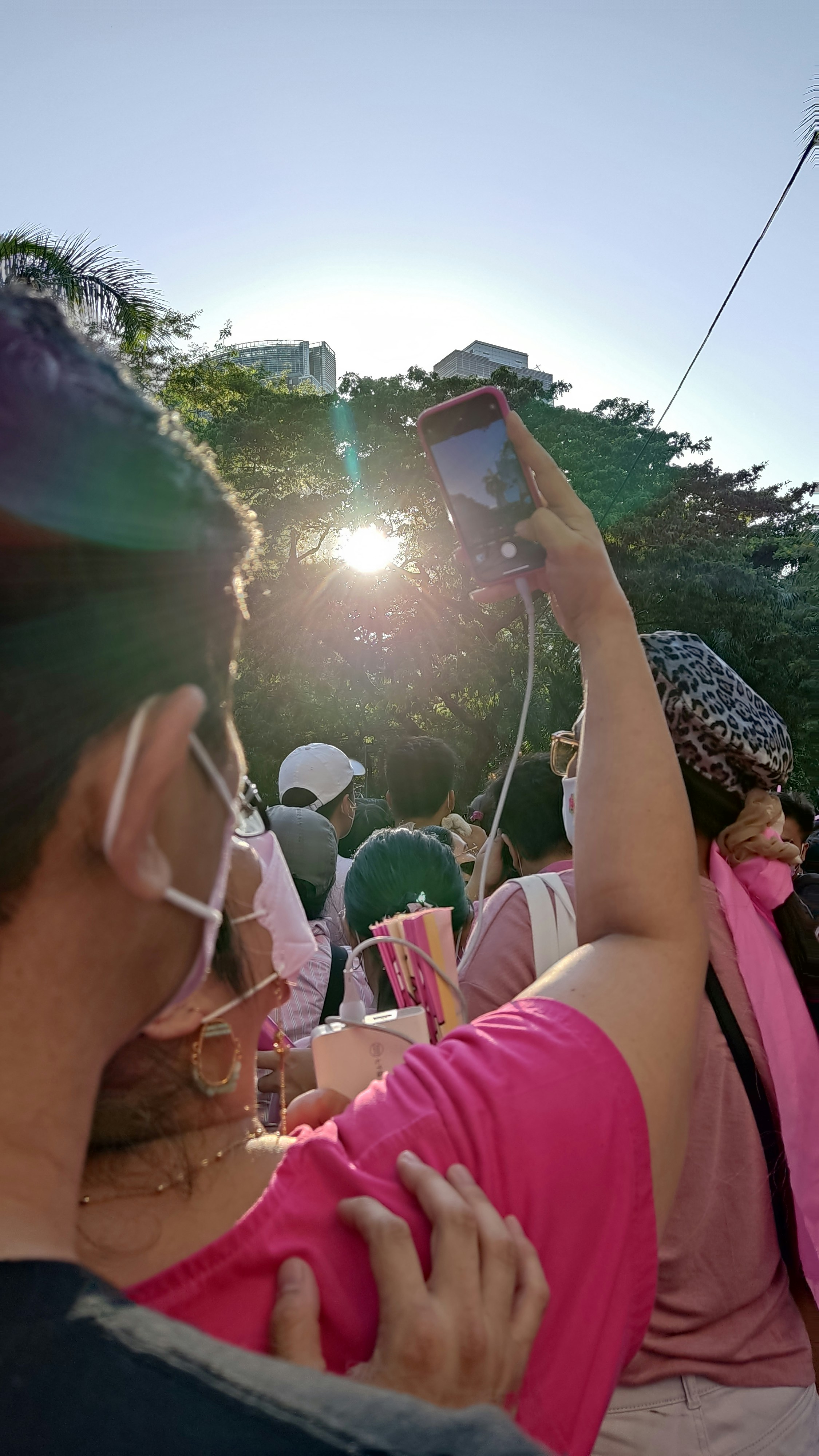 A person taking a selfie photo – Free Cell phone Image on Unsplash
