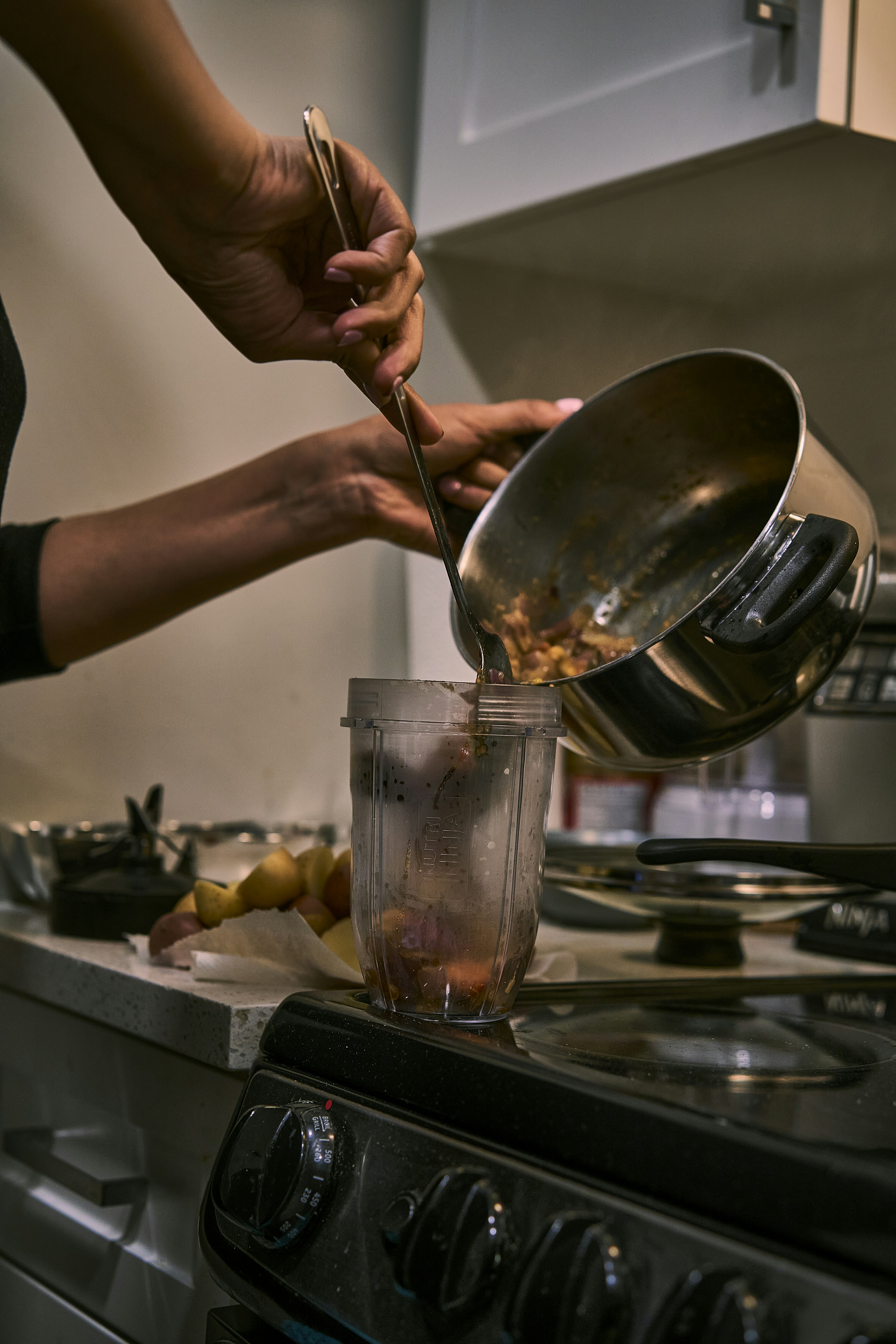A person cooking in a kitchen photo – Free Food Image on Unsplash