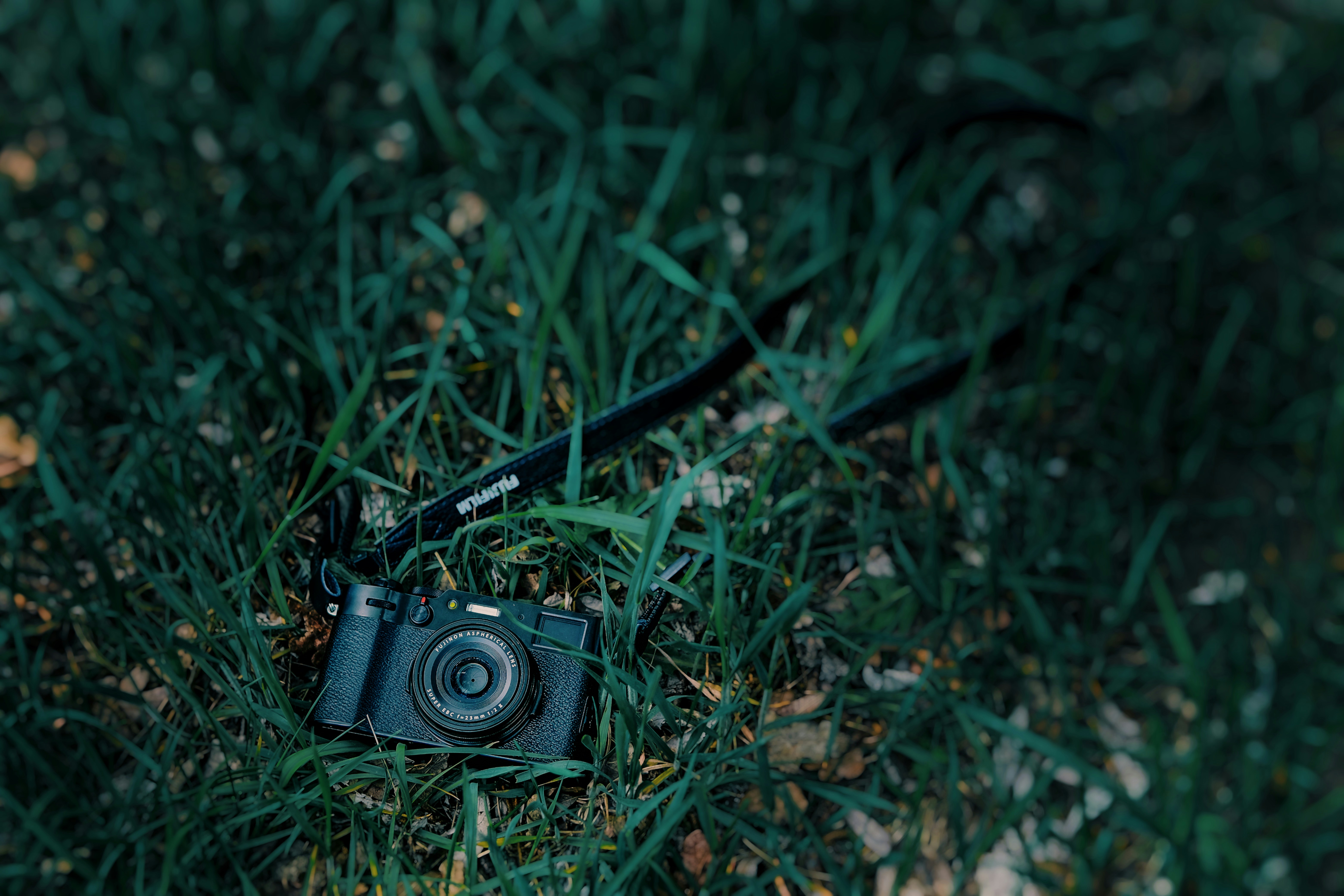 A camera on grass photo – Free Grey Image on Unsplash