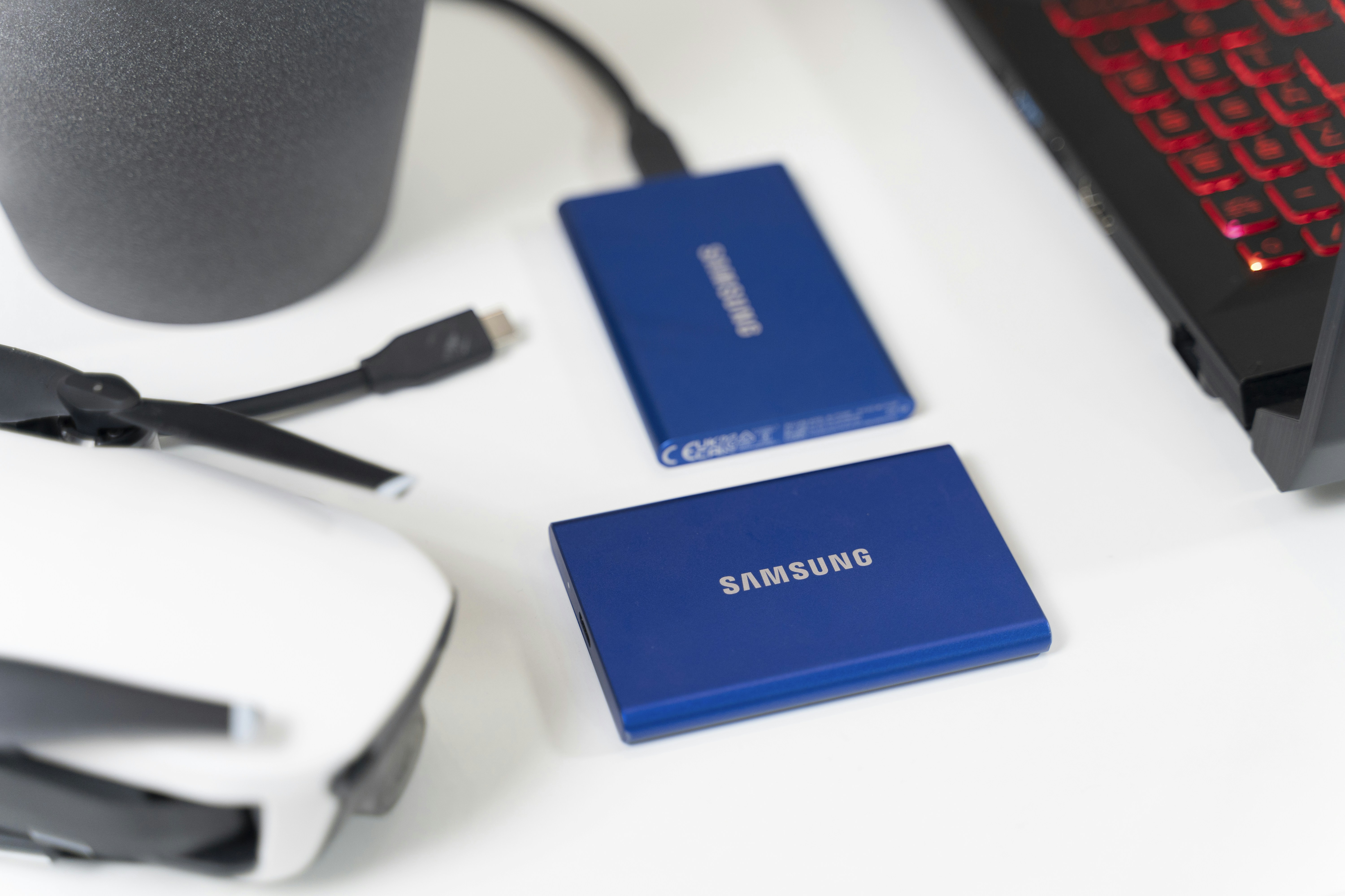 A group of electronic devices photo – Free Blue Image on Unsplash