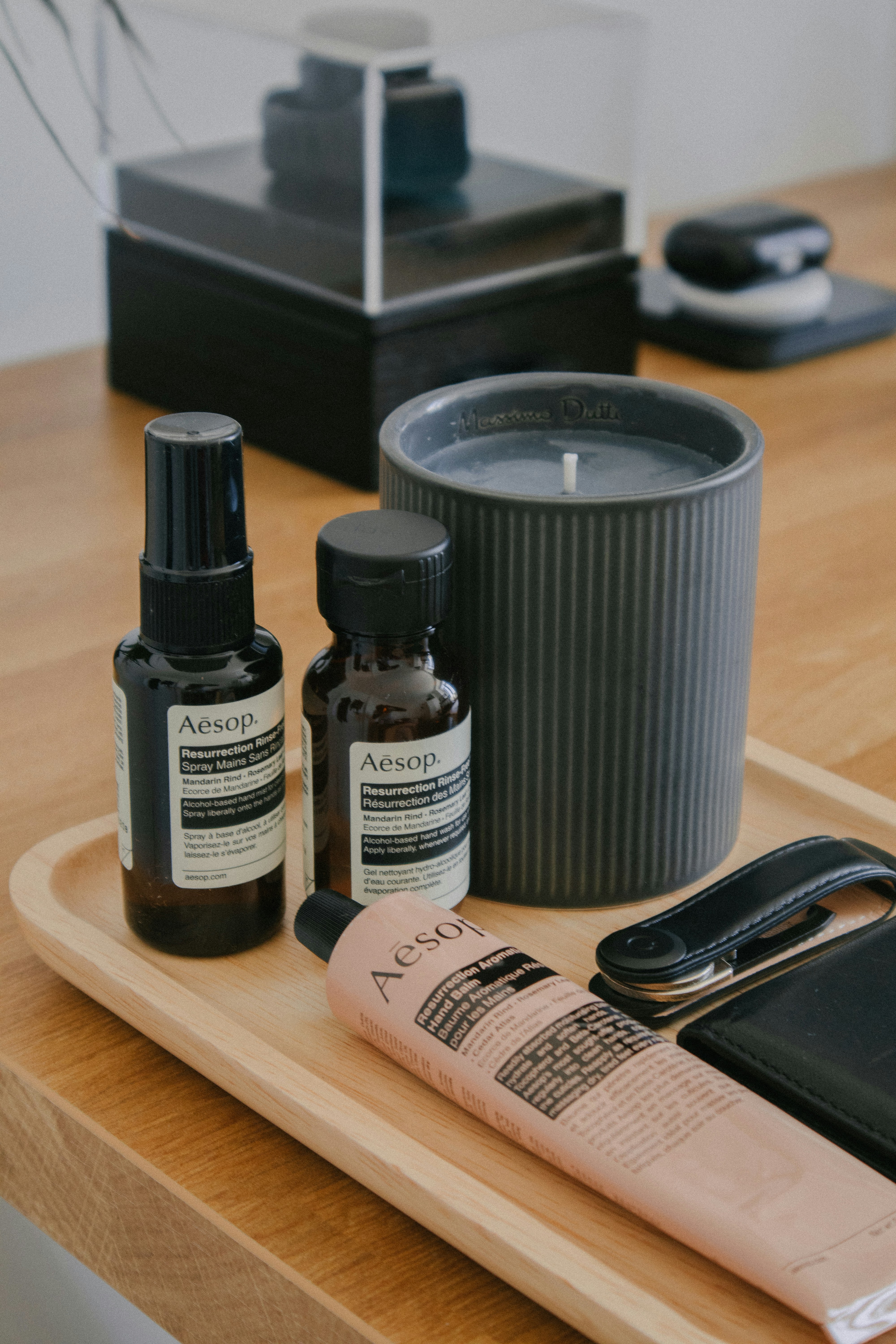 A group of bottles and a box photo – Free Aesop Image on Unsplash