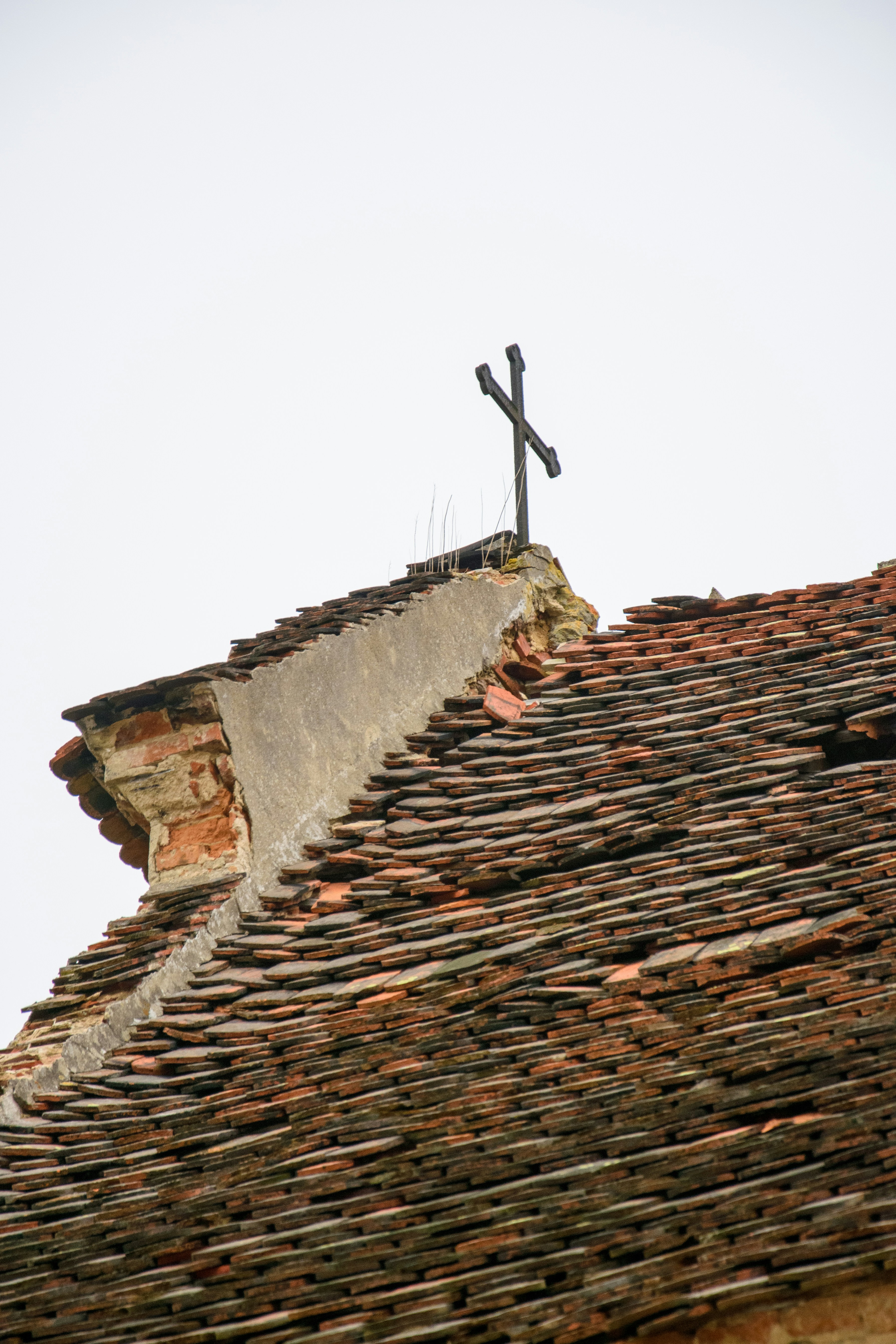 Roof on the ruins of the Evangelical Church