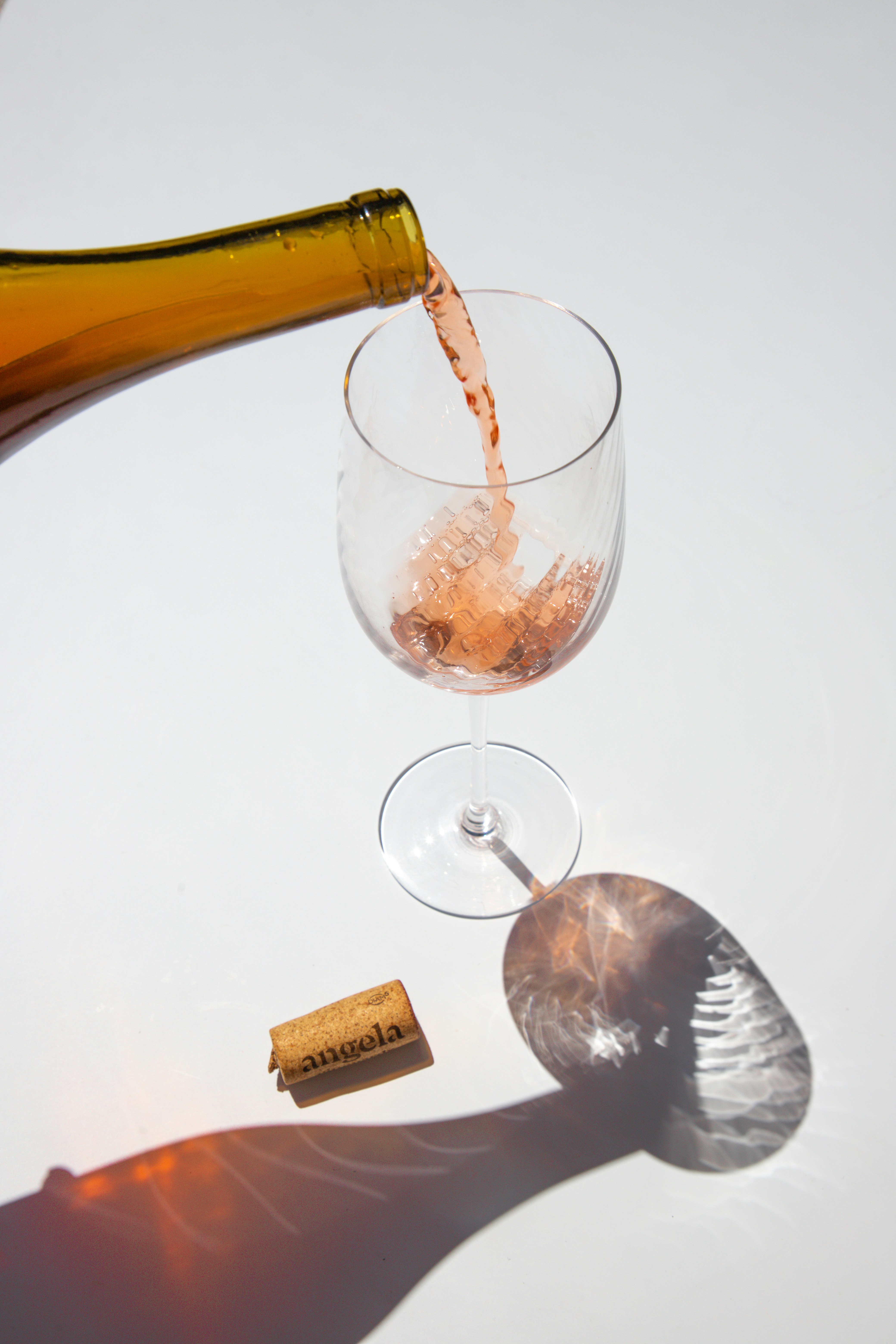 Une banane et un verre d’eau photo – Photo Verre de vin Gratuite sur ...