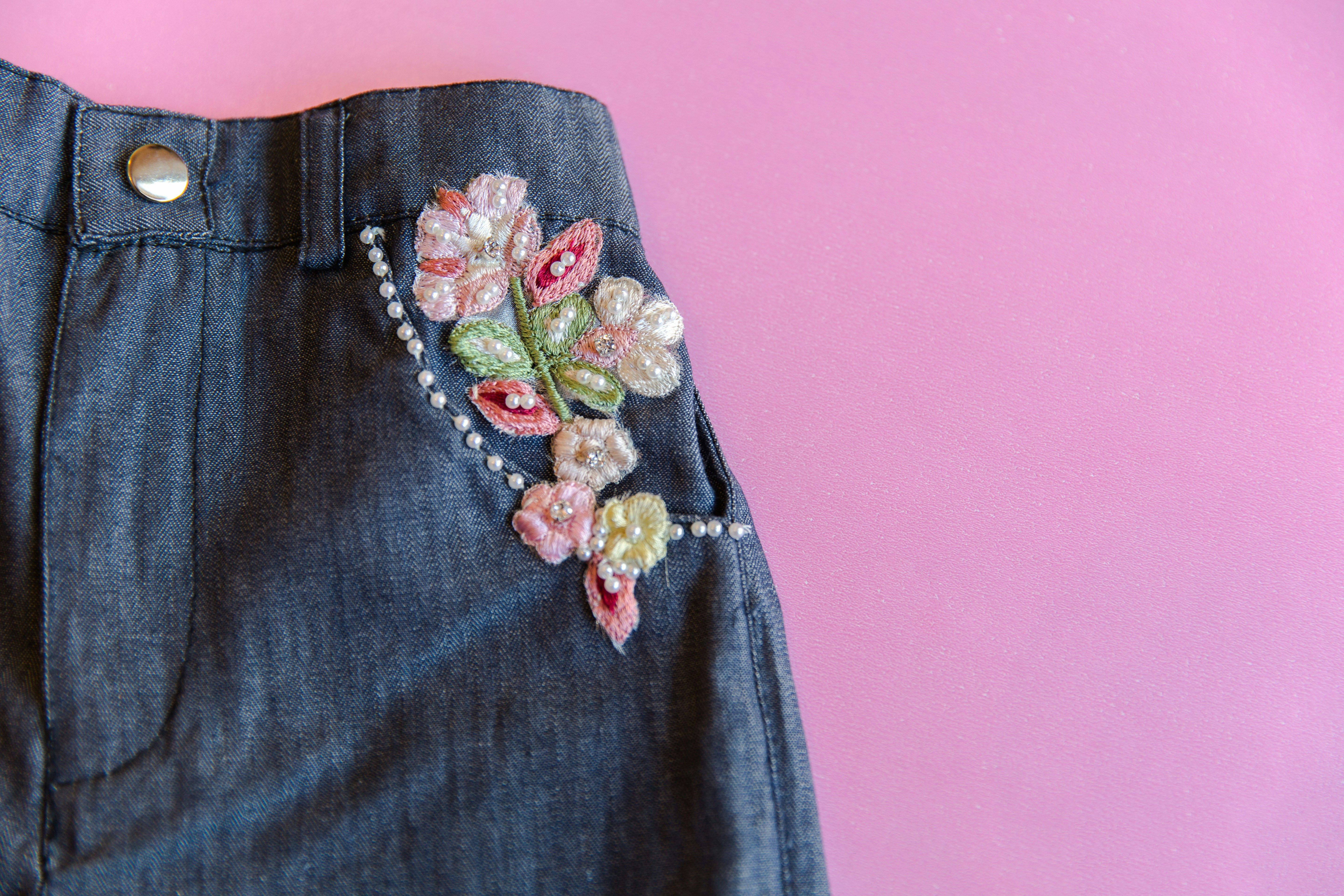 children's shorts with flower embroidery
_
short infantil com bordado de flores