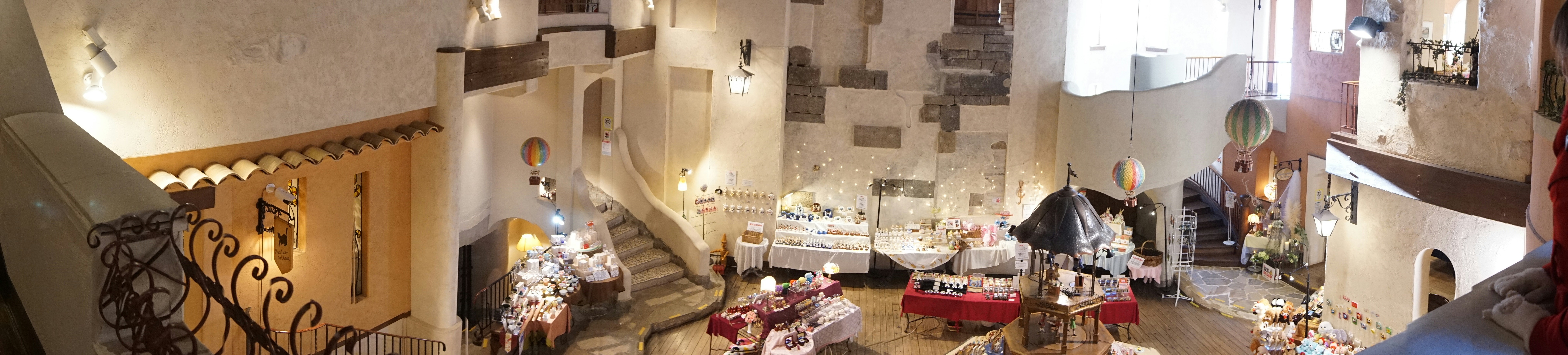 Elegant Gathering in a Rustic Venuewanderplans.com