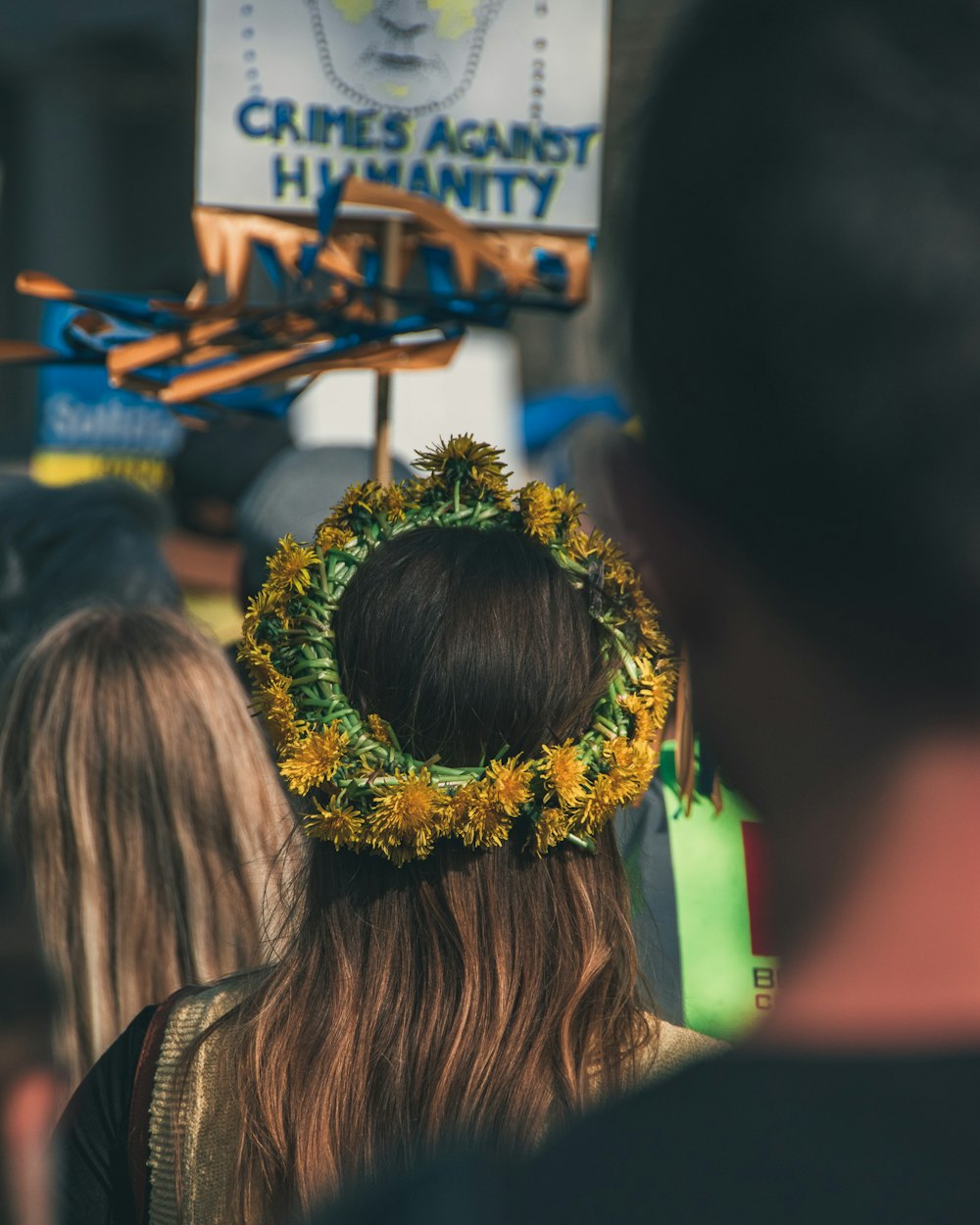 Une femme avec une couronne sur la tête photo – Photo Londres Gratuite ... Une femme avec une couronne sur la tête photo – Photo Londres Gratuite ...